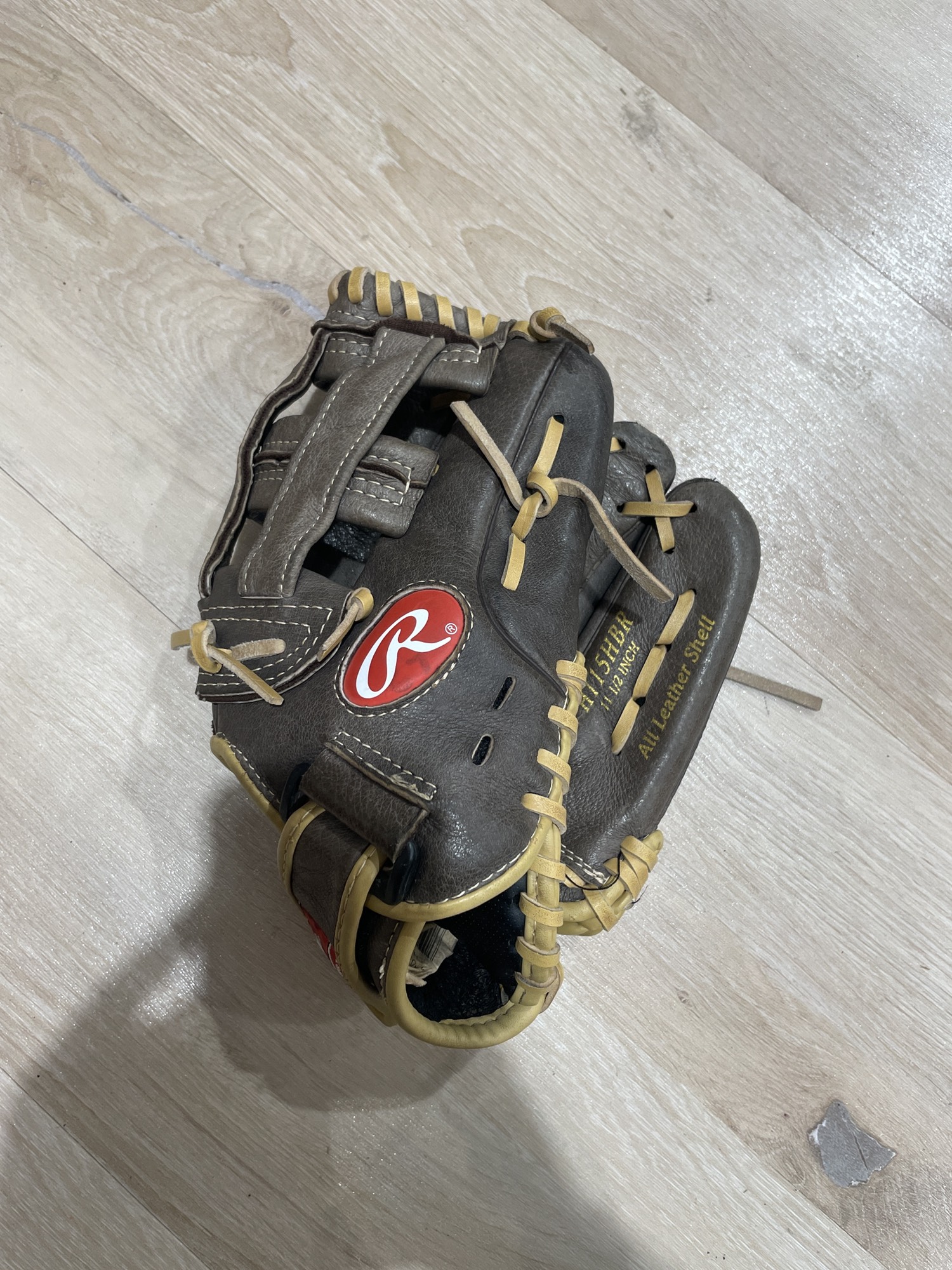 Used Rawlings Highlight Series Right-Hand Throw Outfield Baseball Glove (11.5") | SidelineSwap