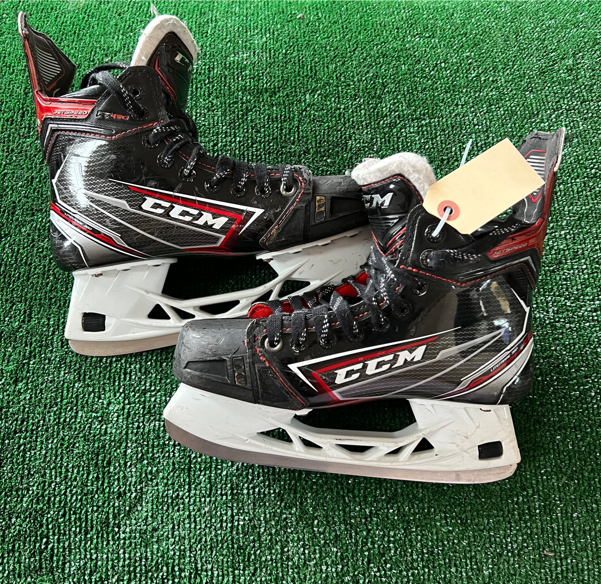 Junior Used CCM JetSpeed FT490 Hockey Skates D&R (Regular) 5.5 ...