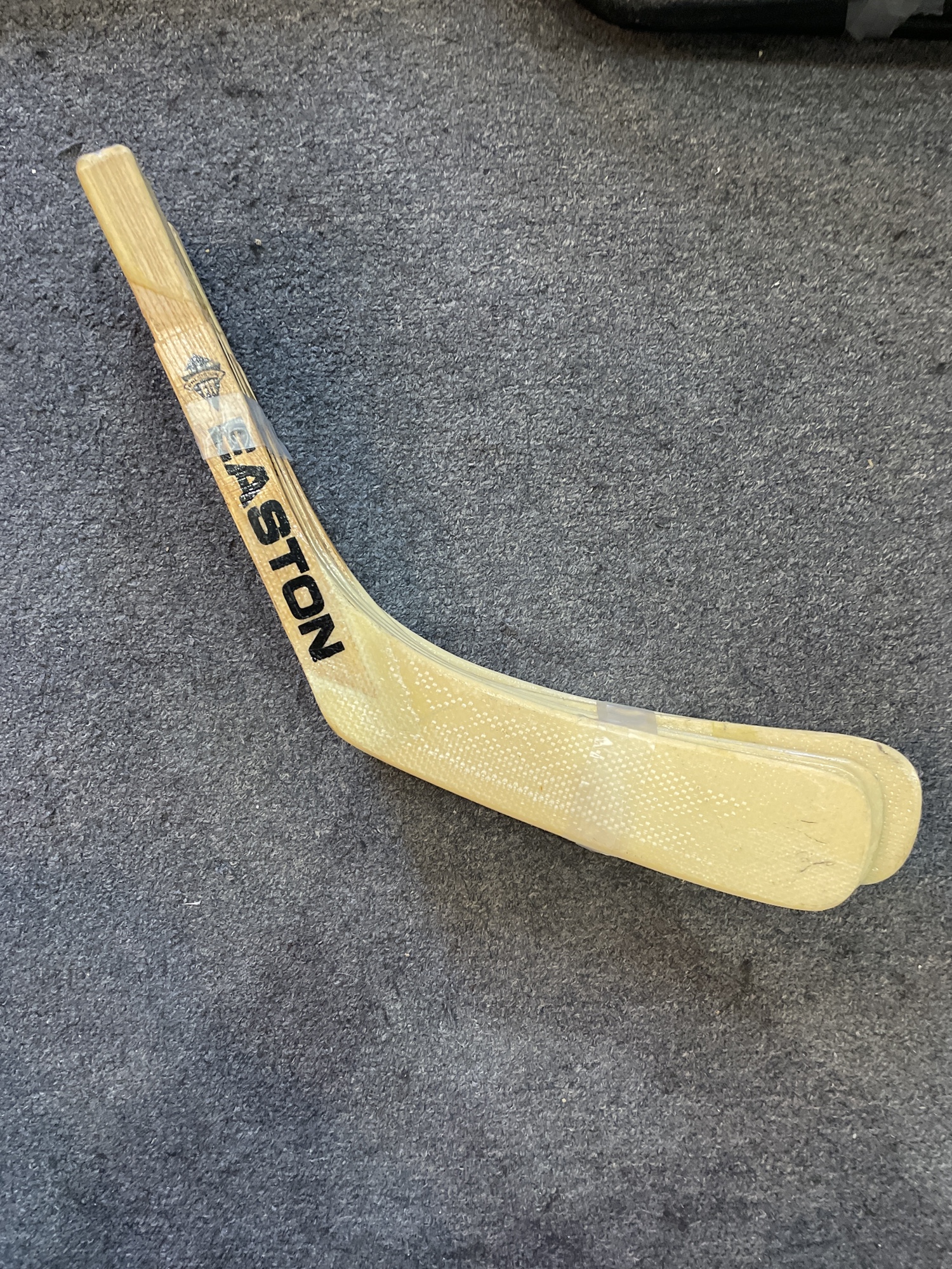 New Easton Xtreme Jr Left Hand Mid Pattern Stick Blade | SidelineSwap