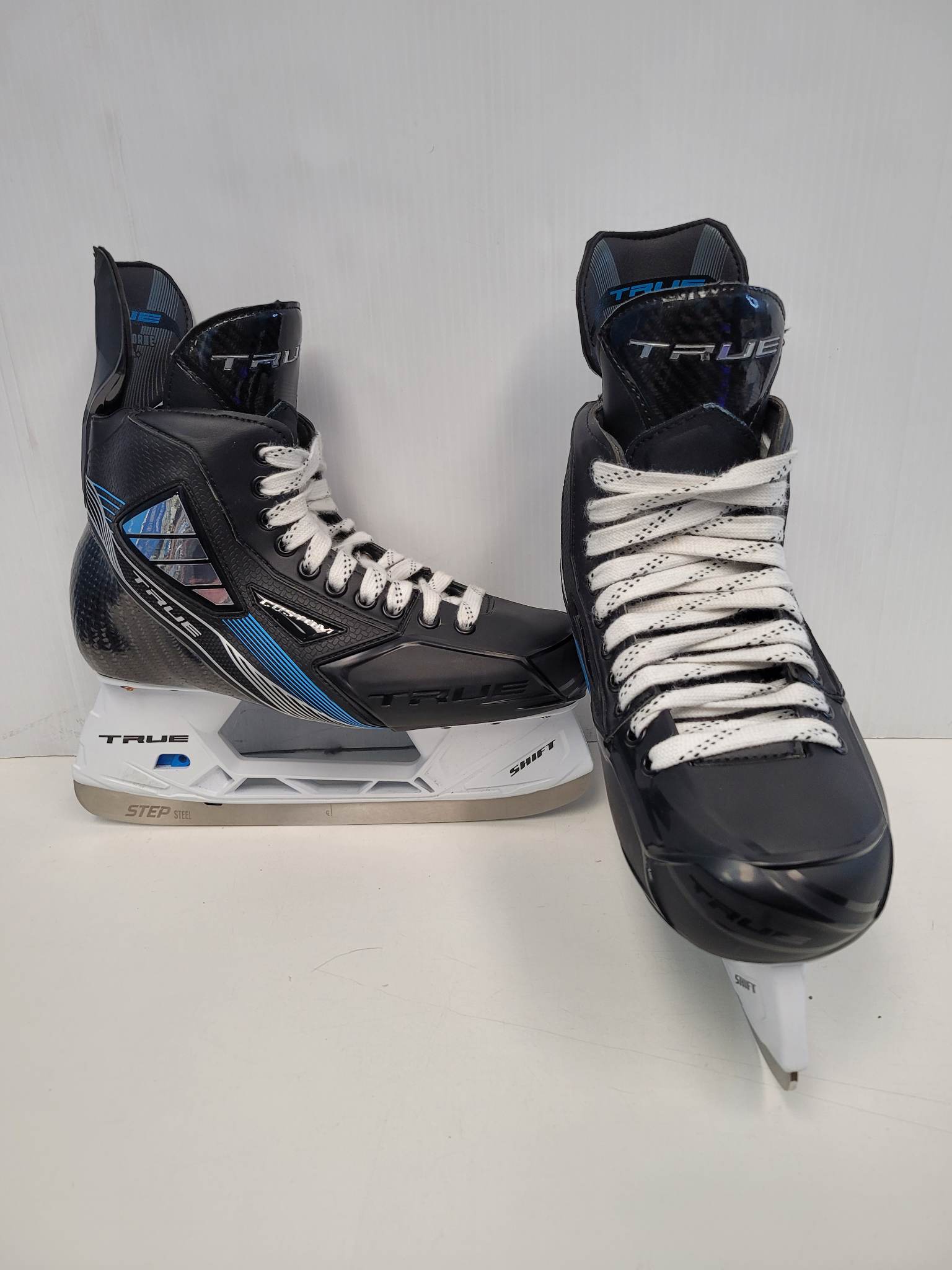 True Pro Custom Pro Stock Skates Size 9 | SidelineSwap