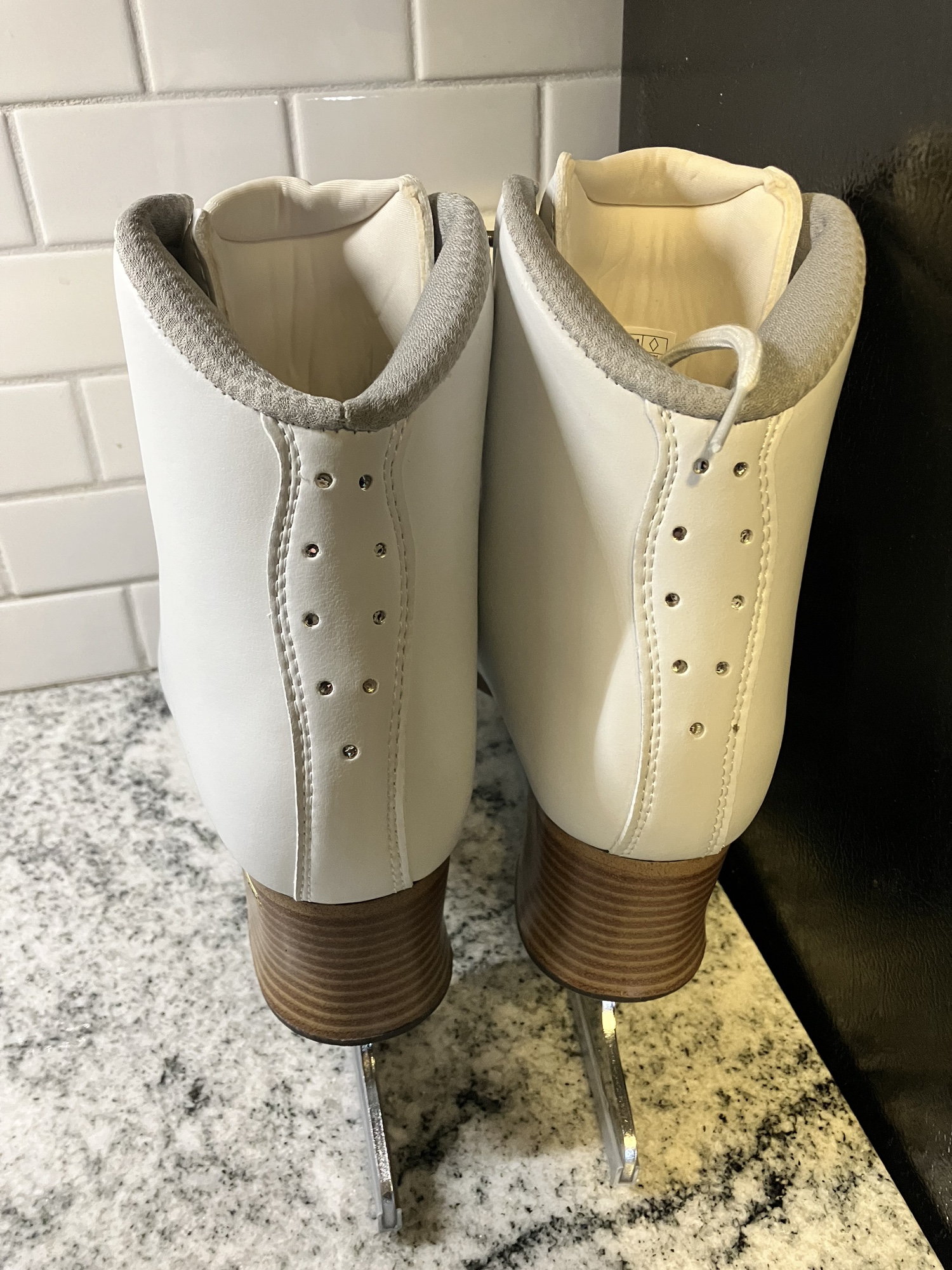 New Jackson Ultima Size 7.5 Figure Skates | SidelineSwap