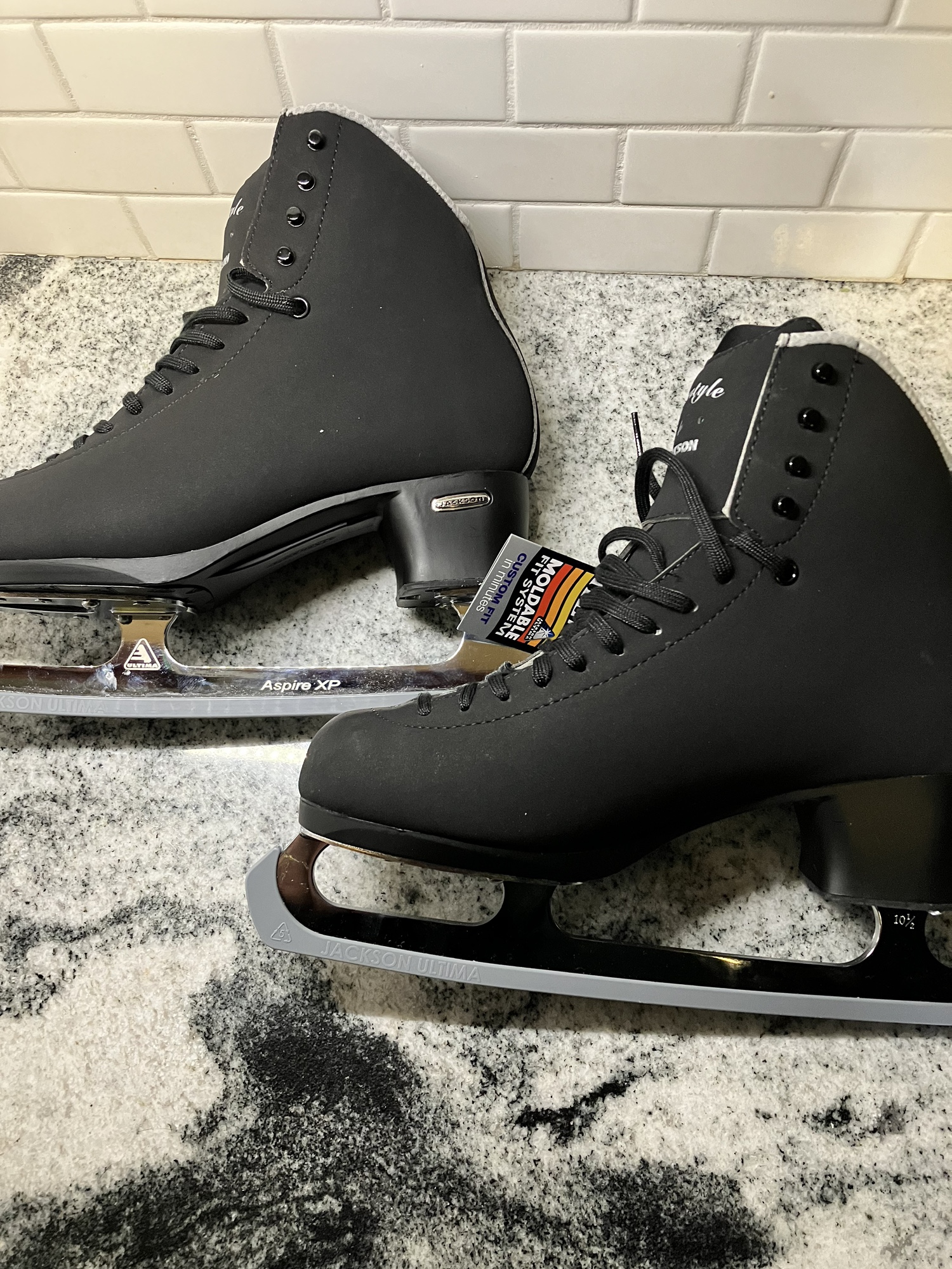 New Jackson Ultima Size 8 Figure Skates | SidelineSwap