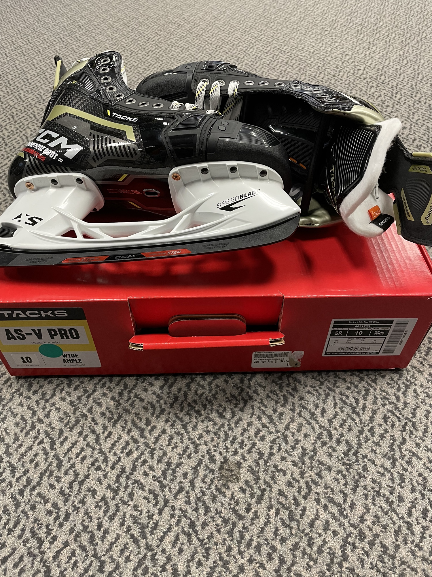 CCM ASV-Pro size 10 Wide width skate | SidelineSwap