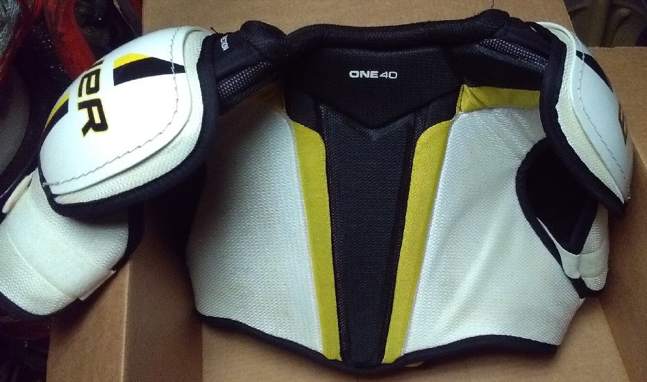 Bauer Supreme One 40 Shoulder Pads | SidelineSwap