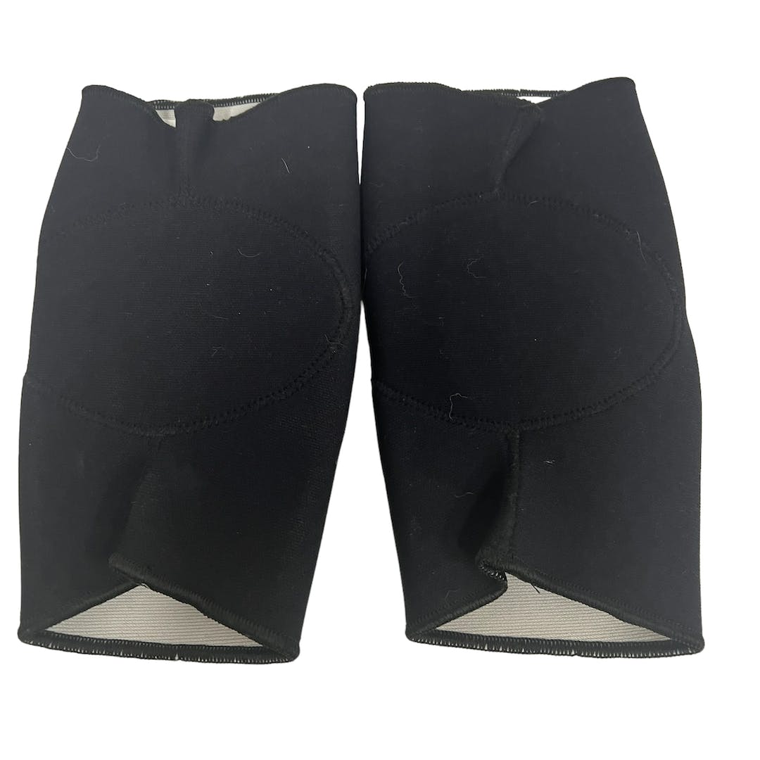 Used Asics Sm Wrestling Knee Pads | SidelineSwap