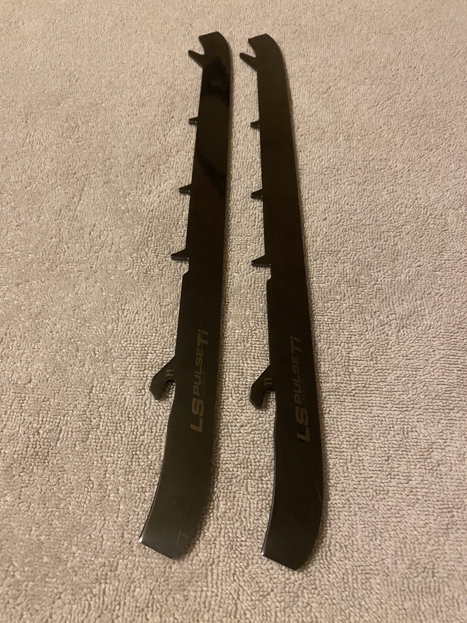 Bauer Hockey LS Pulse Ti Goalie Steel Runners Size 11 | SidelineSwap