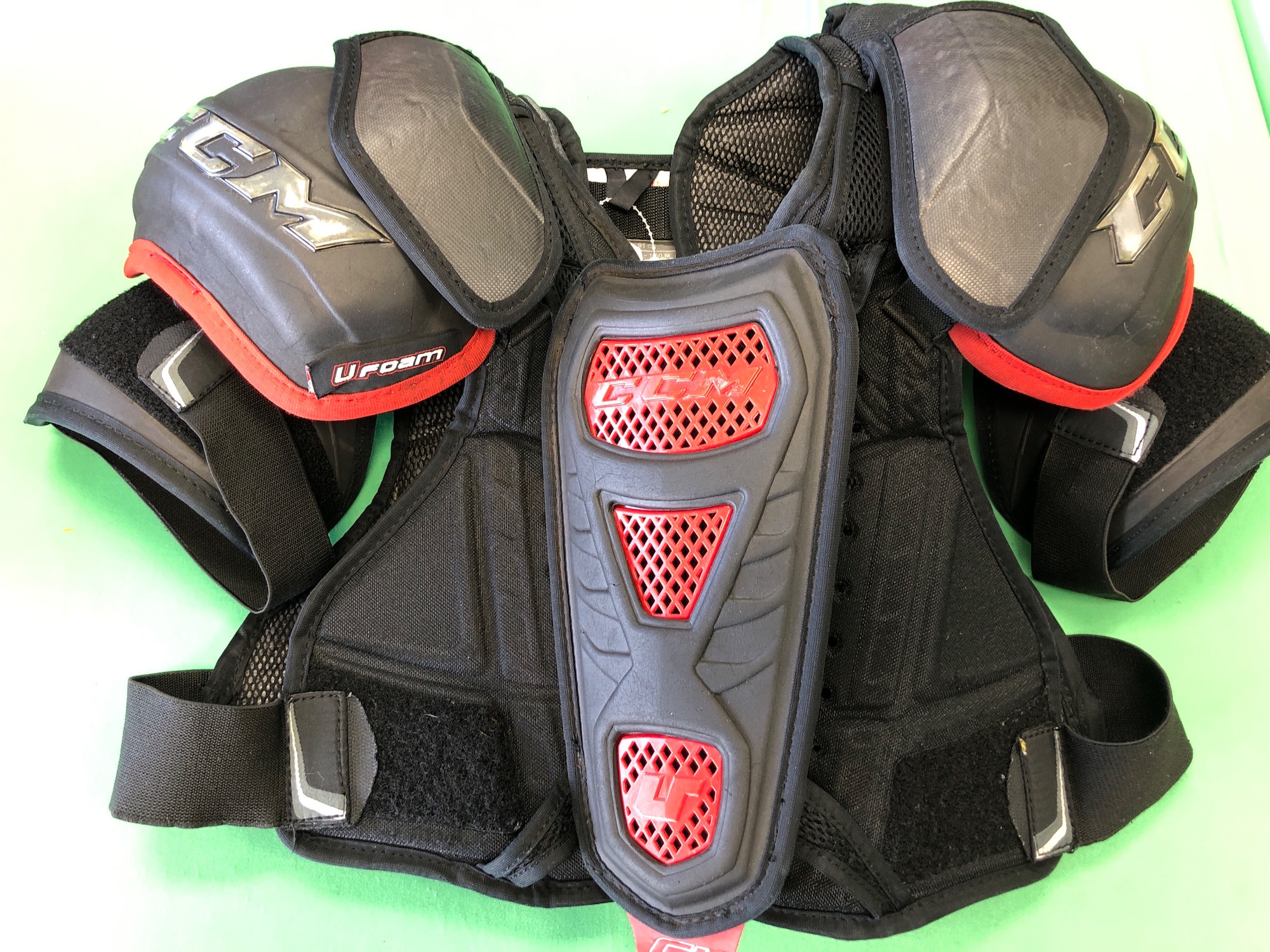 Junior Used Large CCM U+ CL Shoulder Pads | SidelineSwap