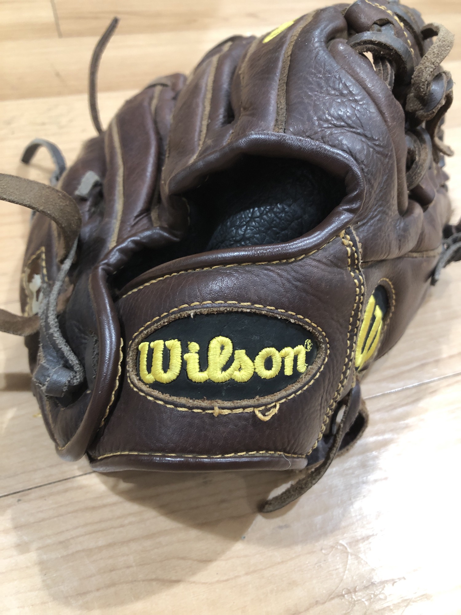 Used Wilson A800 Right Hand Throw Baseball Glove 11.5" | SidelineSwap