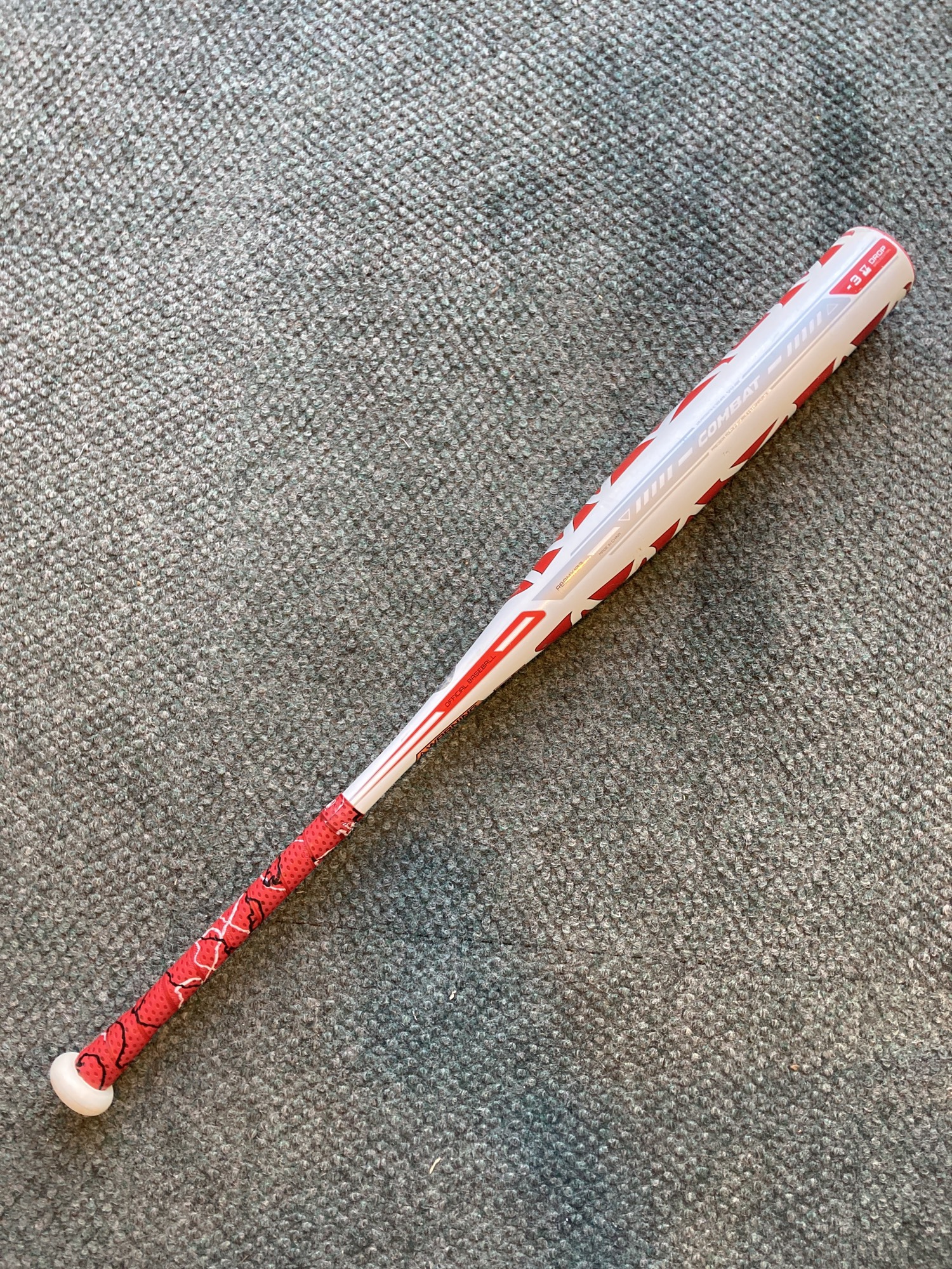 Used BBCOR Certified Combat Maxum Composite Bat -3 30OZ 33" | SidelineSwap