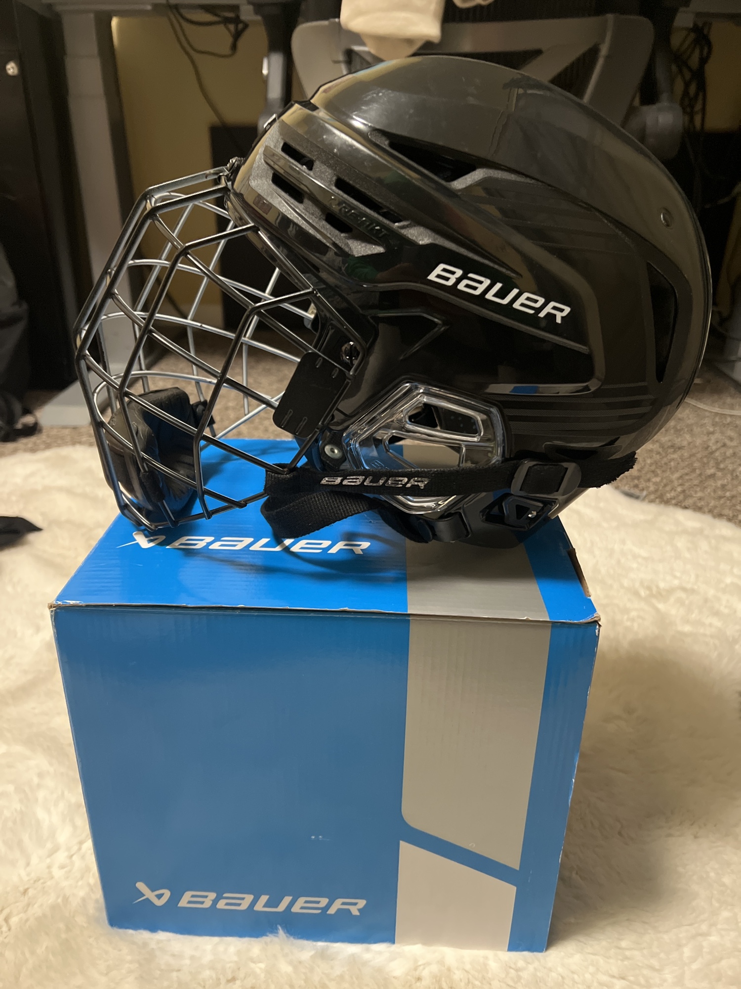 New Large Bauer Re-Akt 85 Helmet With Oreo Cage | SidelineSwap