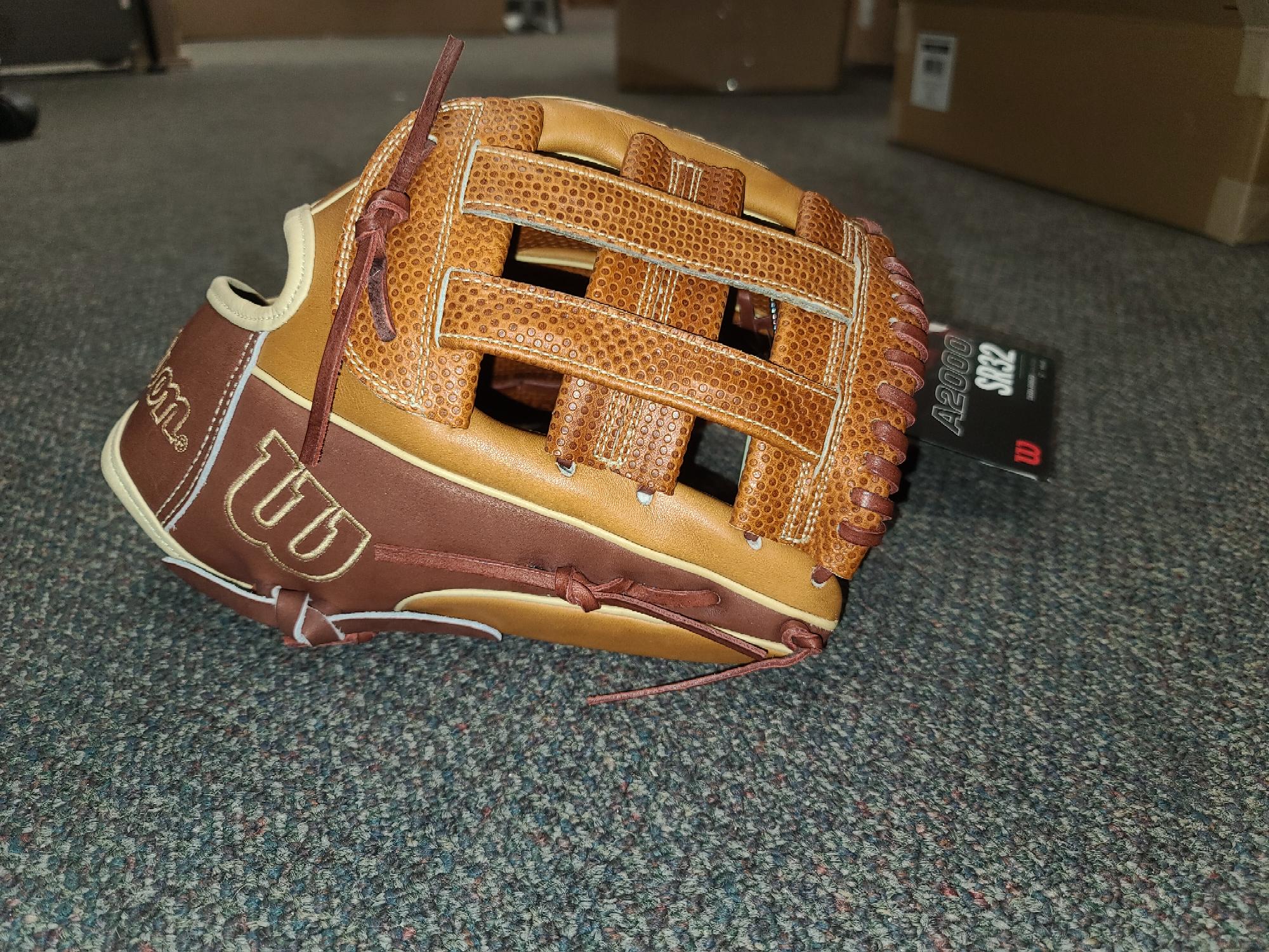 New Wilson A2000 Spin Control SR32 Sierra Romero 12" Fastpitch Softball ...