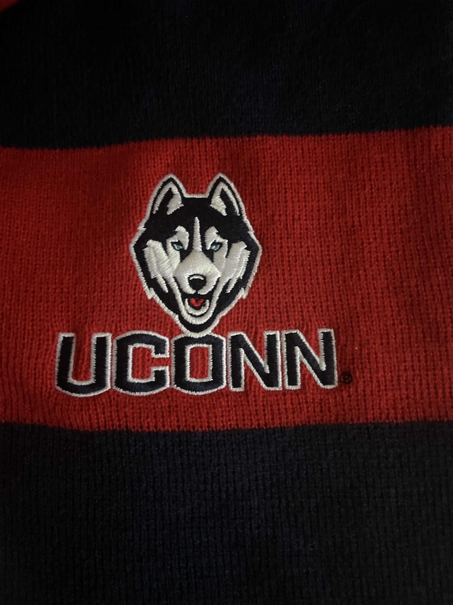 UConn scarf campus customs | SidelineSwap
