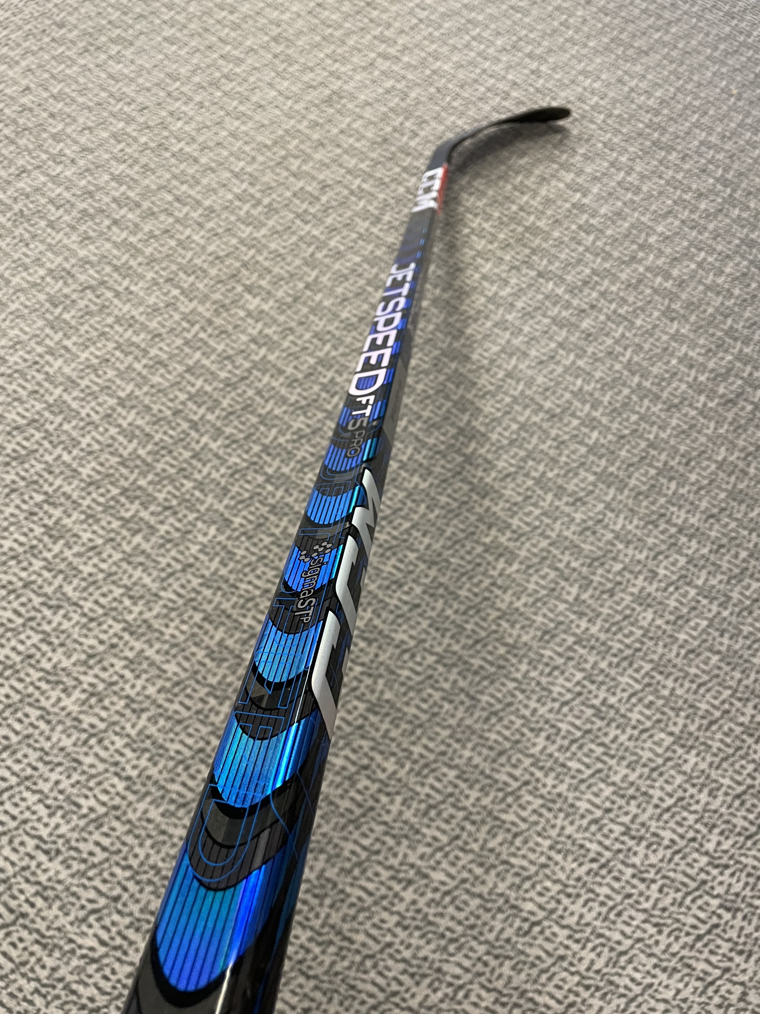 CCM BLUE FT5 Pro 85 flex P28 curve left hand stick | SidelineSwap