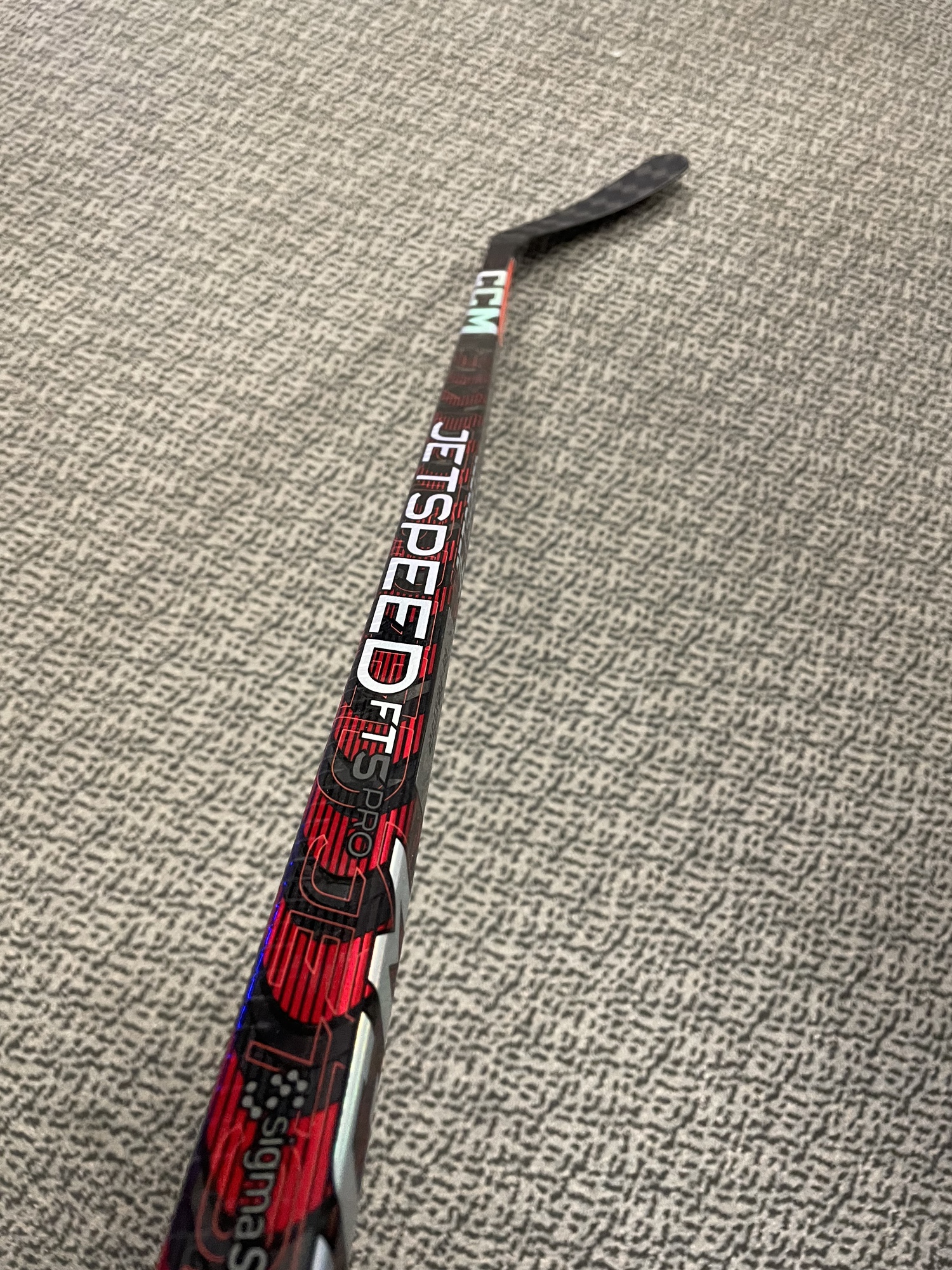 CCM FT5 Pro 40 flex P29 curve right hand stick | SidelineSwap