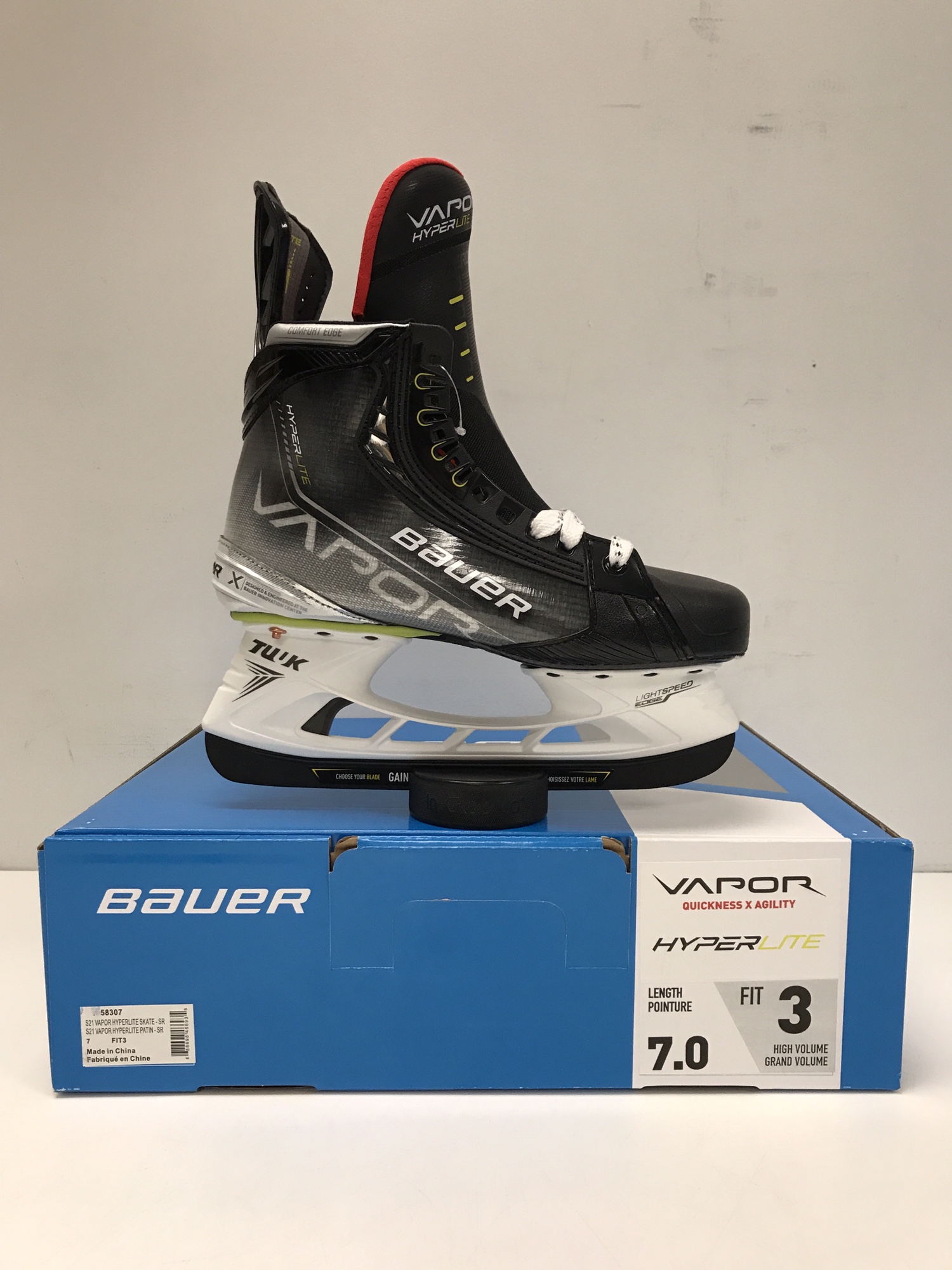 Bauer Vapor Hyperlite Hockey Skates Size 7 Fit 3 | SidelineSwap