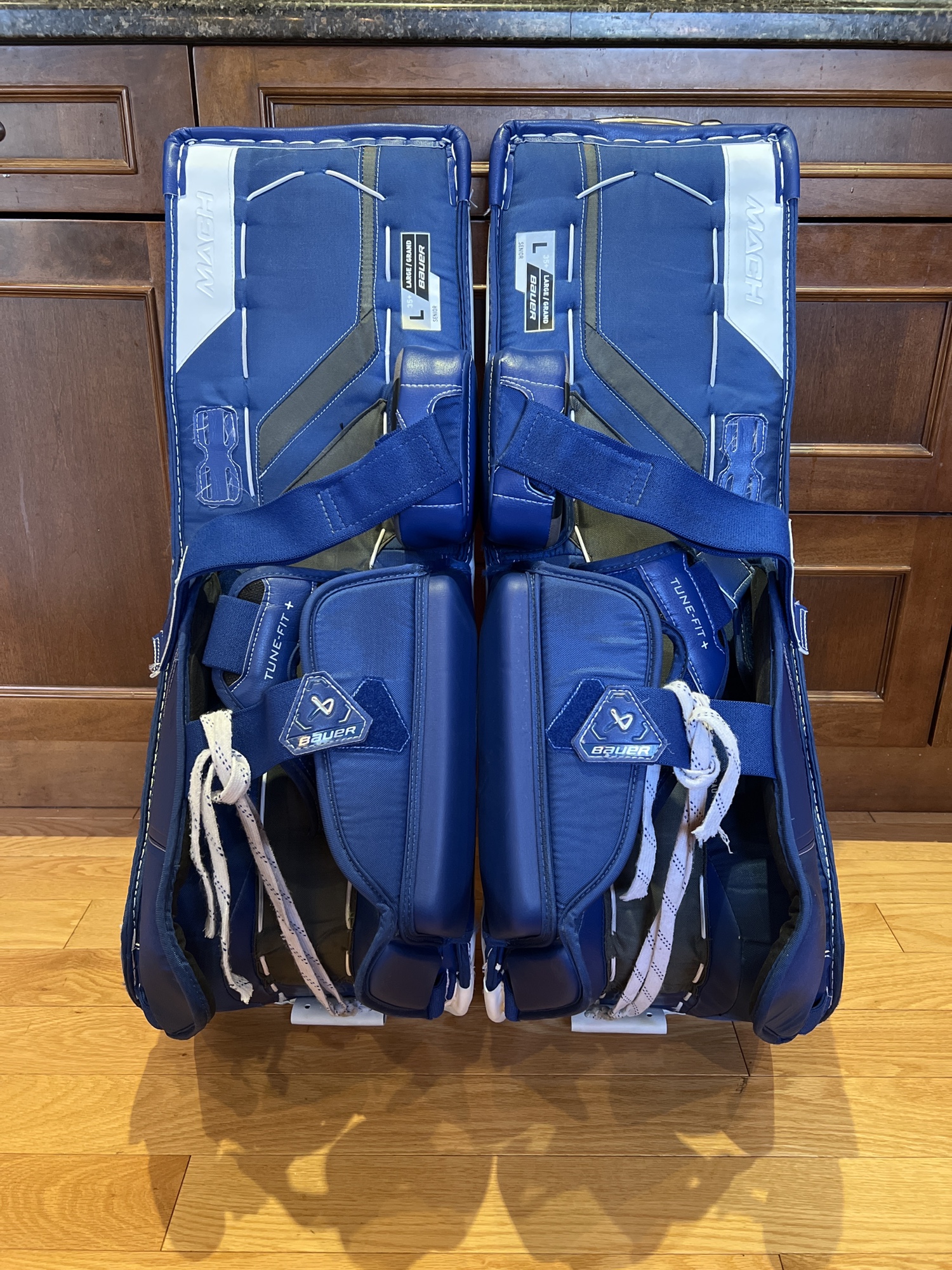 Large 35" Bauer MACH Goalie Leg Pads | SidelineSwap