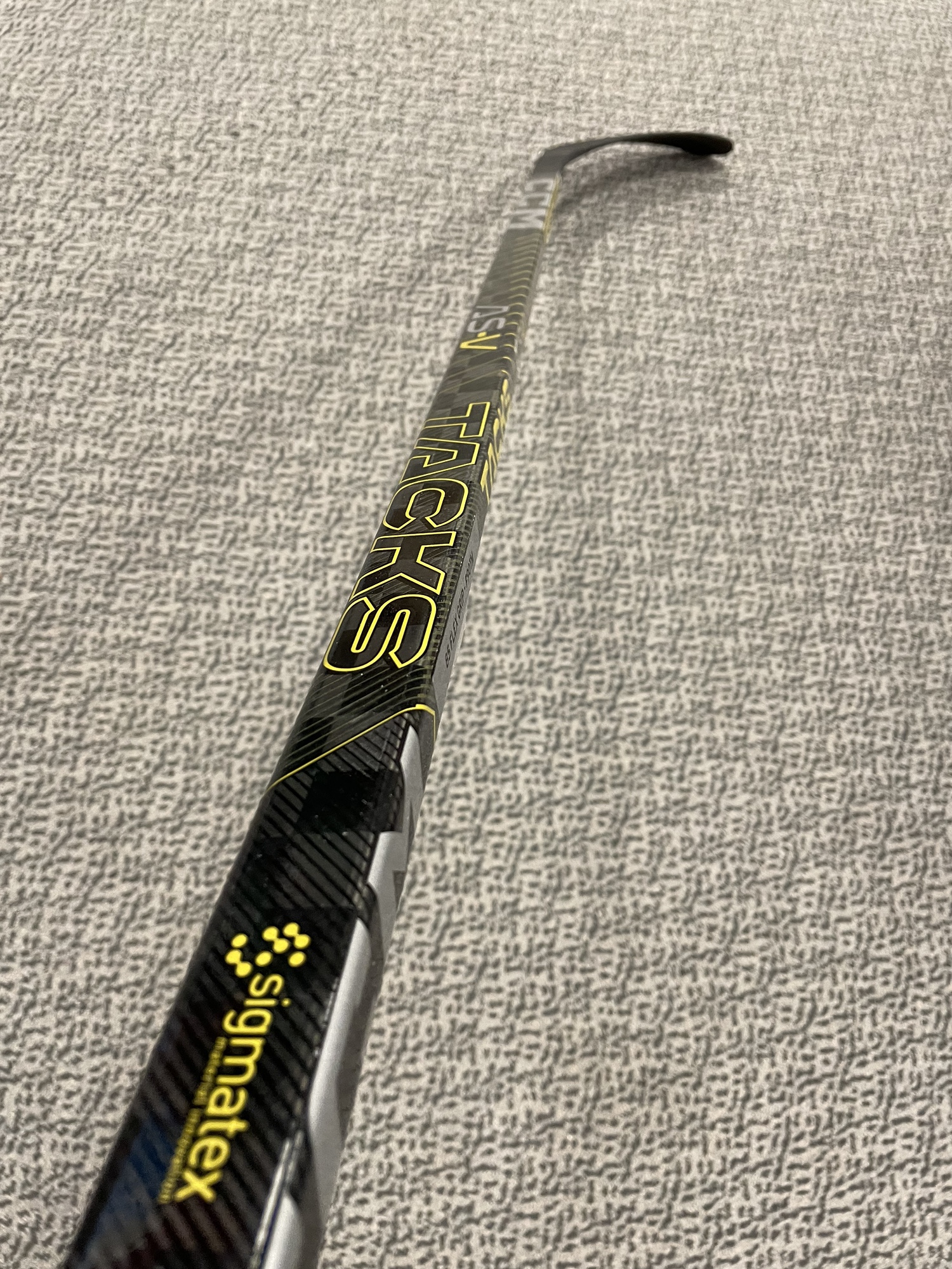 CCM Tacks AS-V 85 flex P90TM Curve left hand stick | SidelineSwap