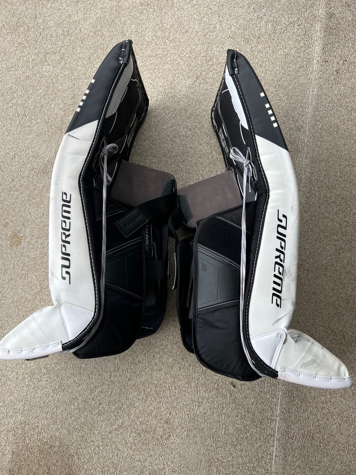Used 35"size L Bauer Supreme MACH Goalie Leg Pads | SidelineSwap