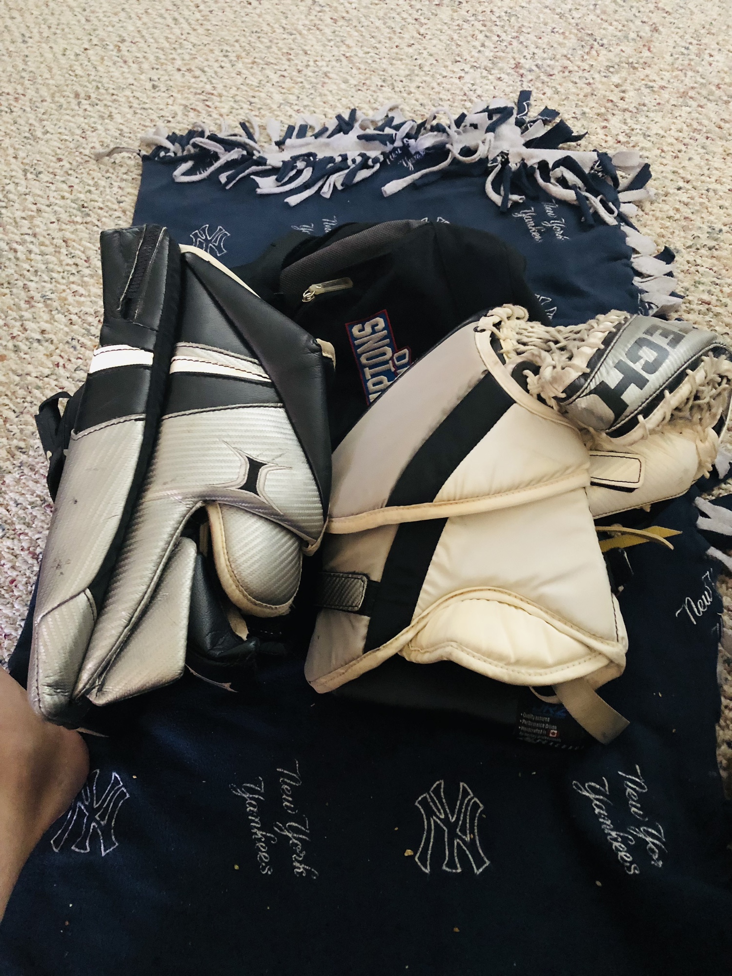 Itech Prodigy Pro mitts, excellent condition | SidelineSwap