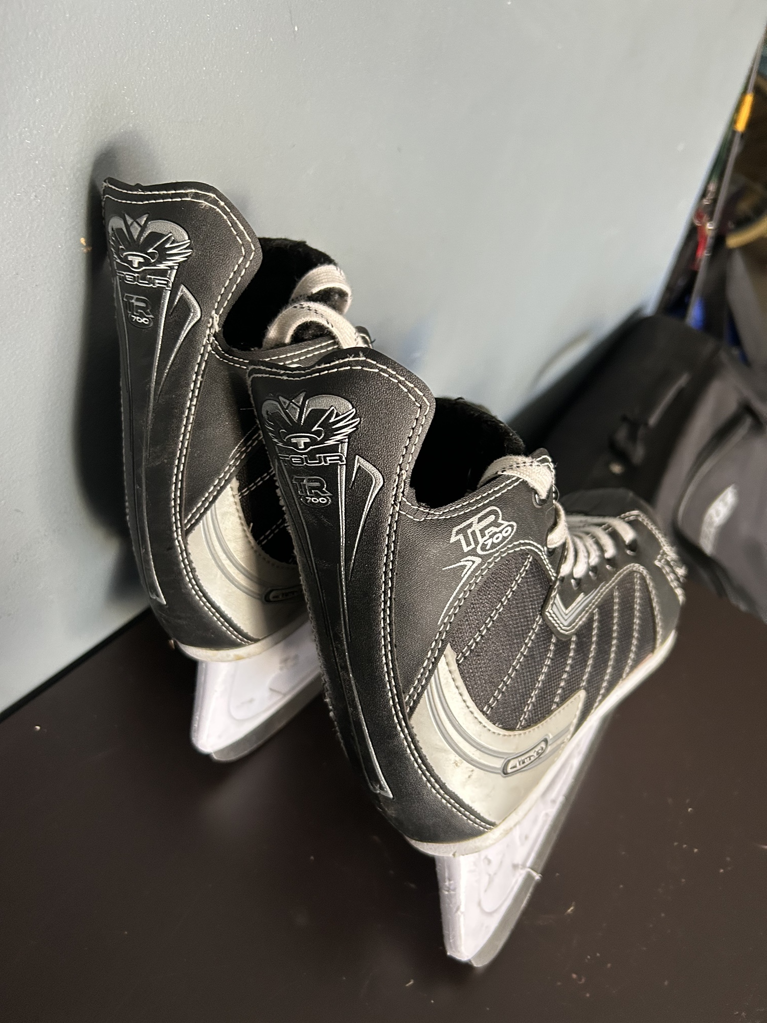 TR 700 Ice Hockey Skates | SidelineSwap