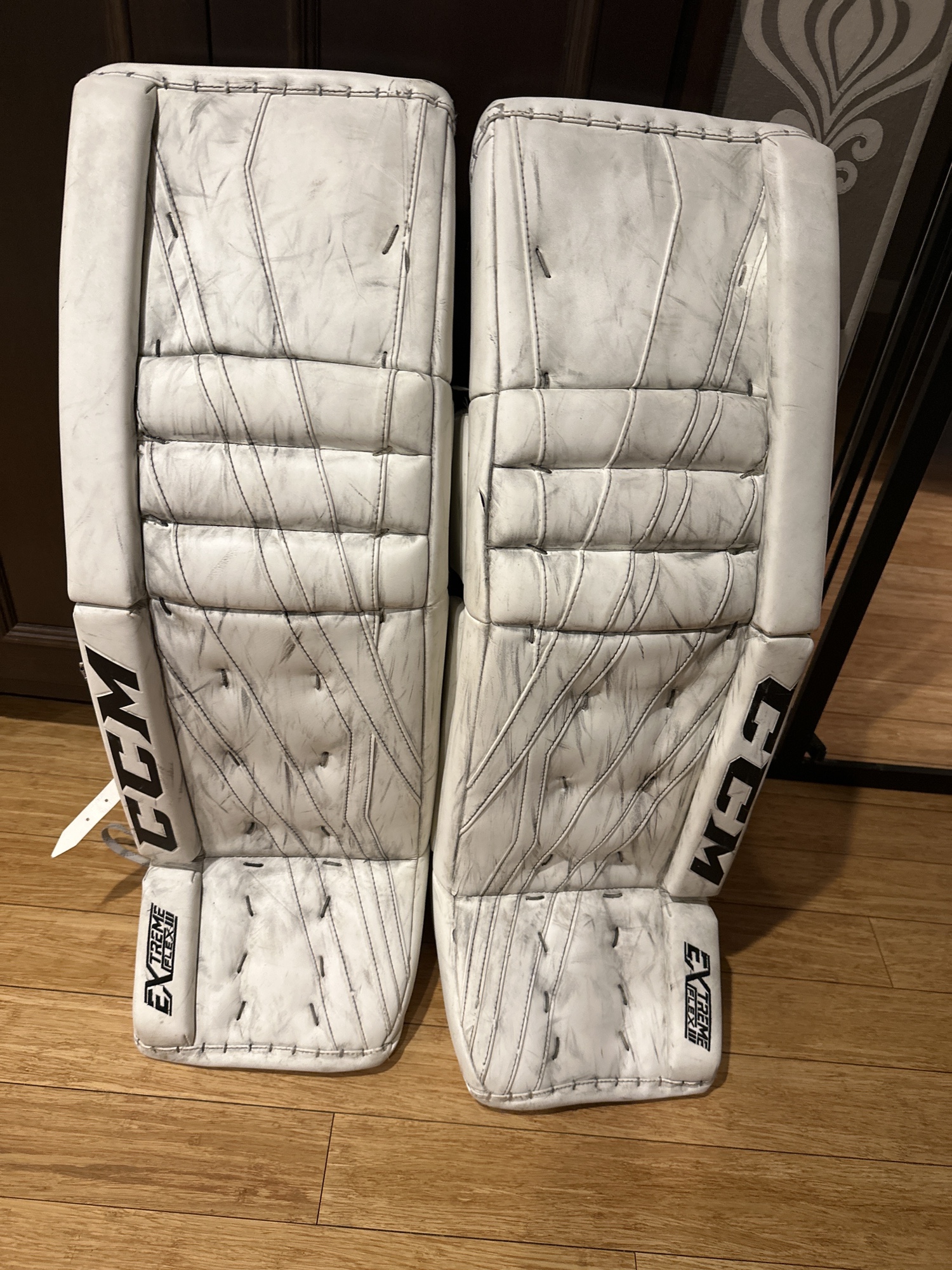 Ccm eflex 3 goalie leg pads | SidelineSwap