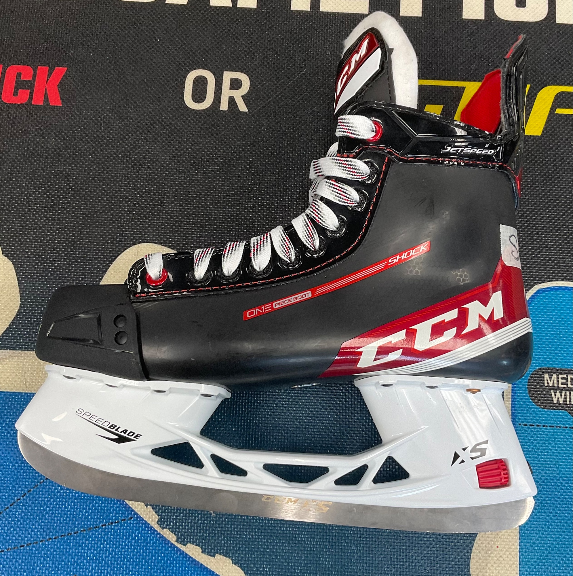 CCM Jetspeed Shock Rep Sample Skates | 8D | SidelineSwap