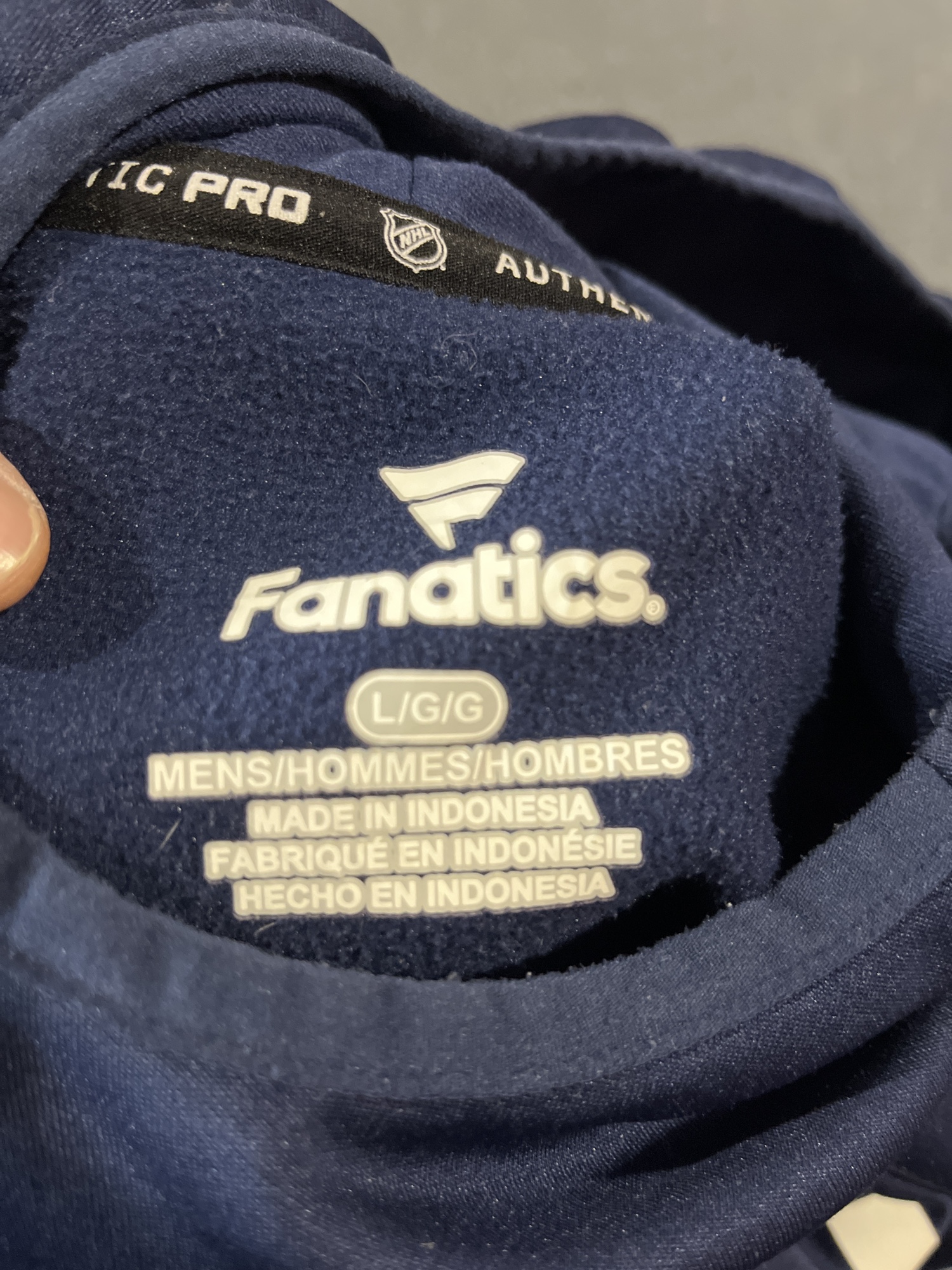 Used Player Issued Fanatics Winnipeg Jets #31 Hoodie Large | SidelineSwap