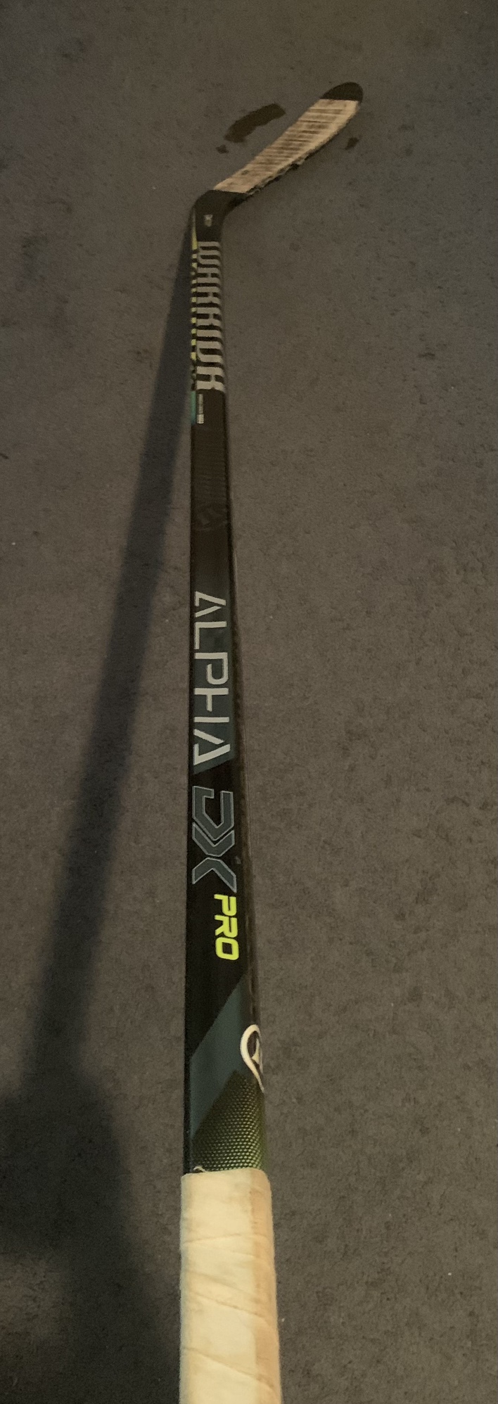 Senior Right Handed W28 Alpha DX Pro Hockey Stick | SidelineSwap