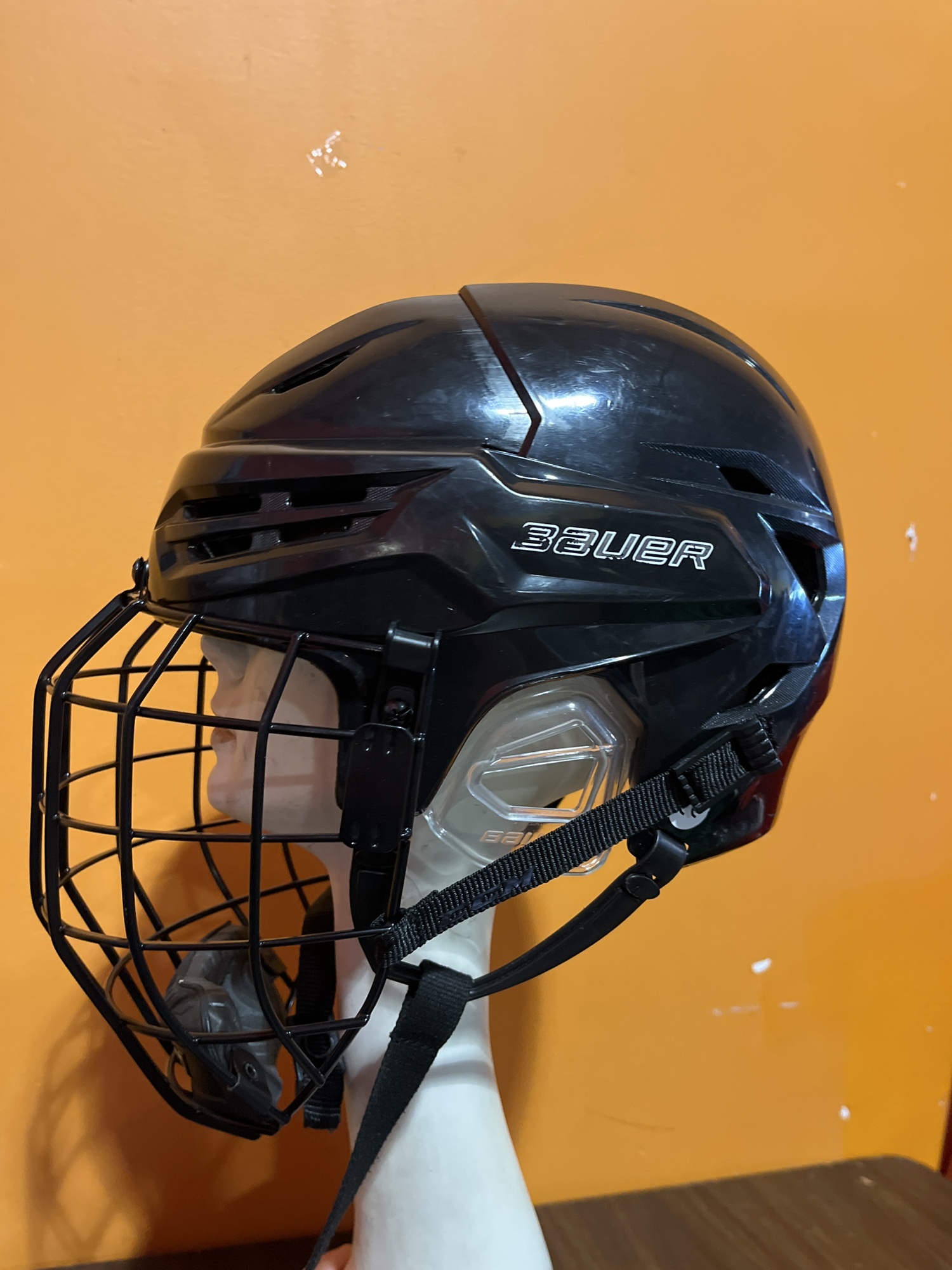 Used Black Bauer Re-AKT 95 Helmet & Cage Combo believed to be medium | SidelineSwap