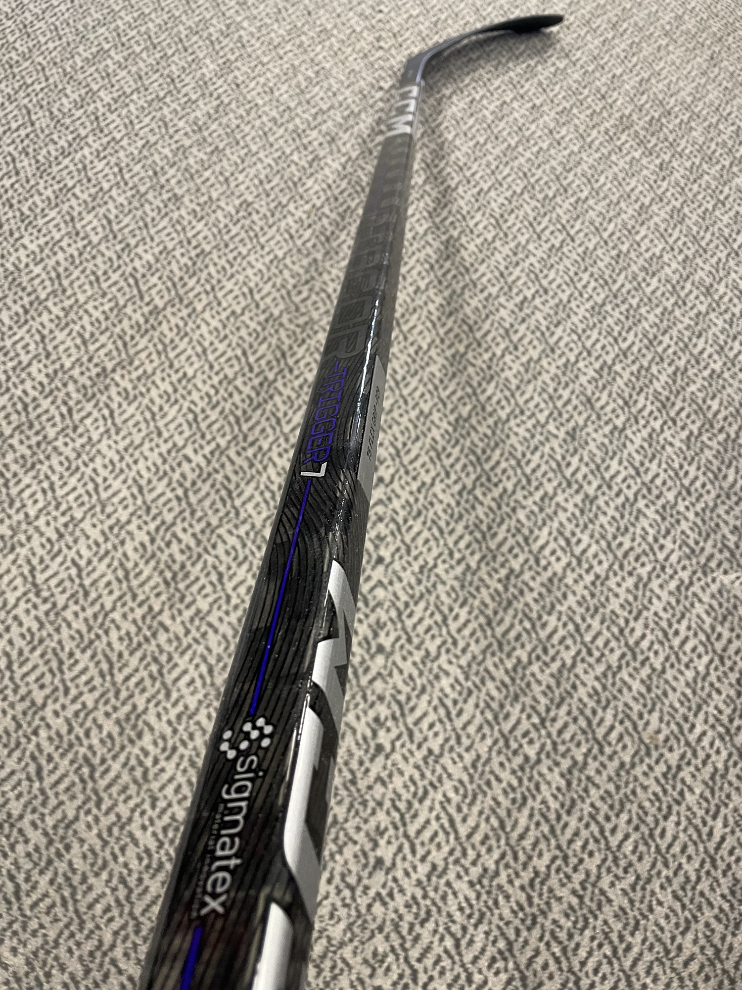 CCM Trigger 7 75 flex P29 curve left hand stick | SidelineSwap