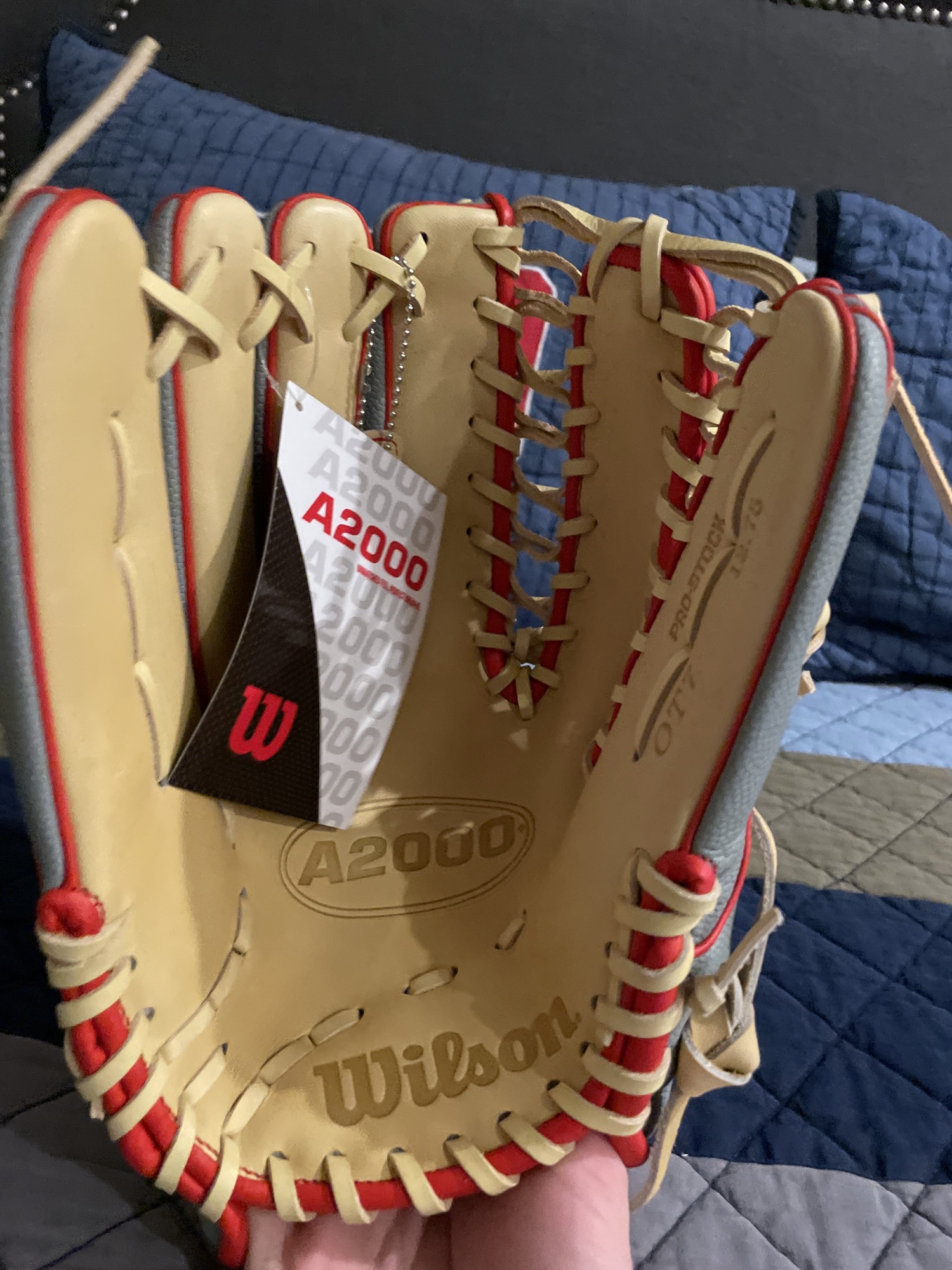 New Outfield 12.75" A2000 Baseball Glove | SidelineSwap