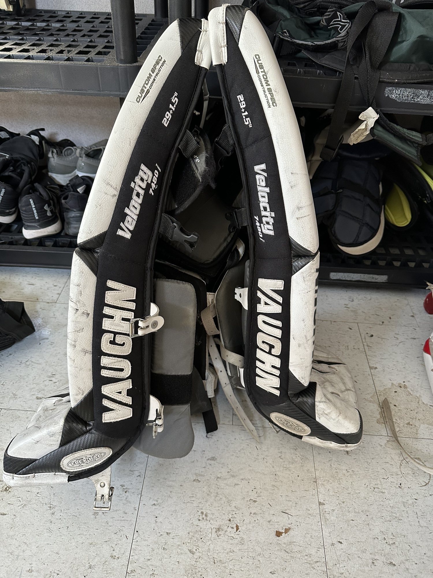 Vaughn Velocity V4 Goalie Full Set | SidelineSwap