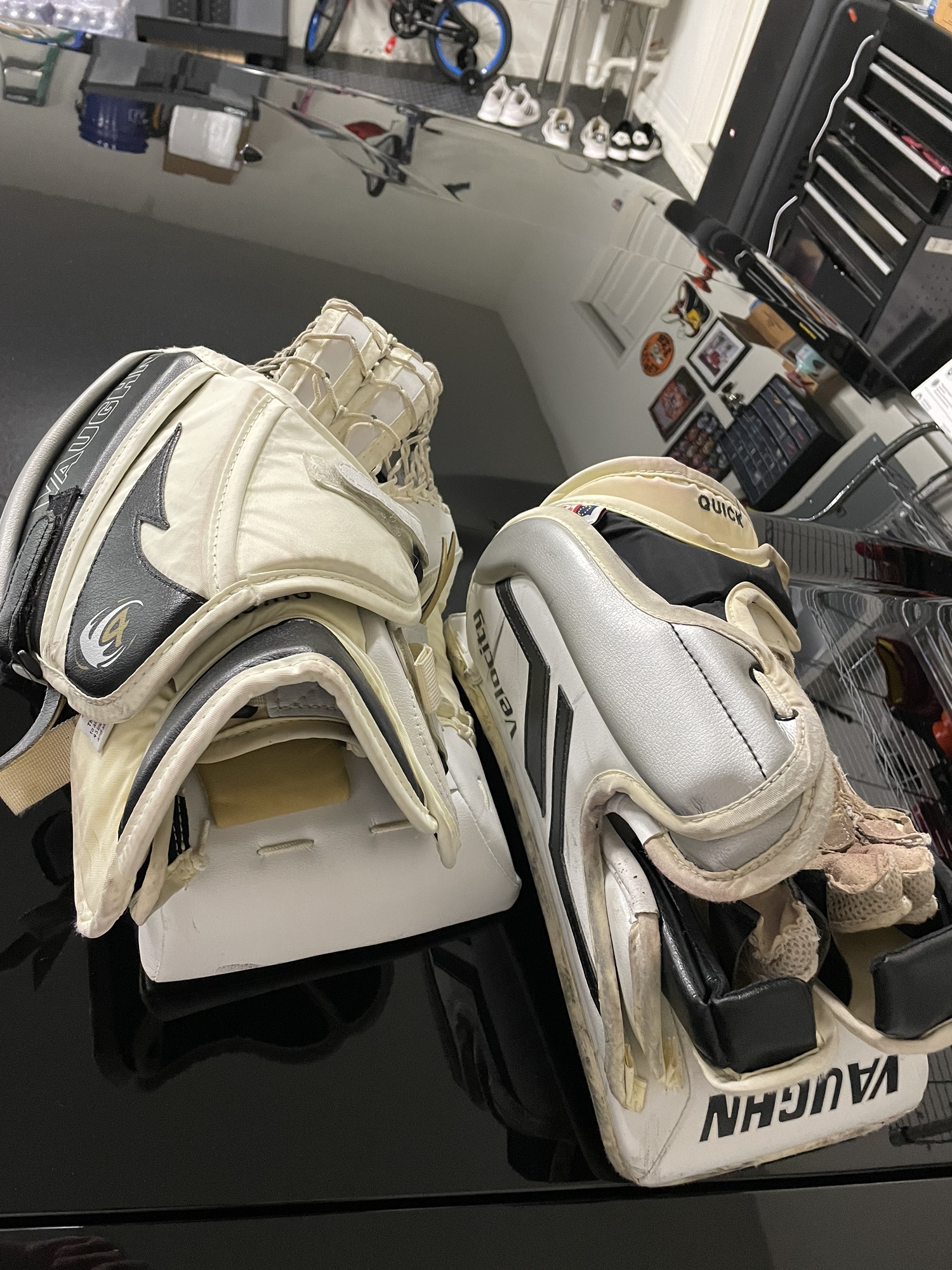 Jonathan Quick Pro Return Vaughn Velocity V4 Blocker Trapper | SidelineSwap