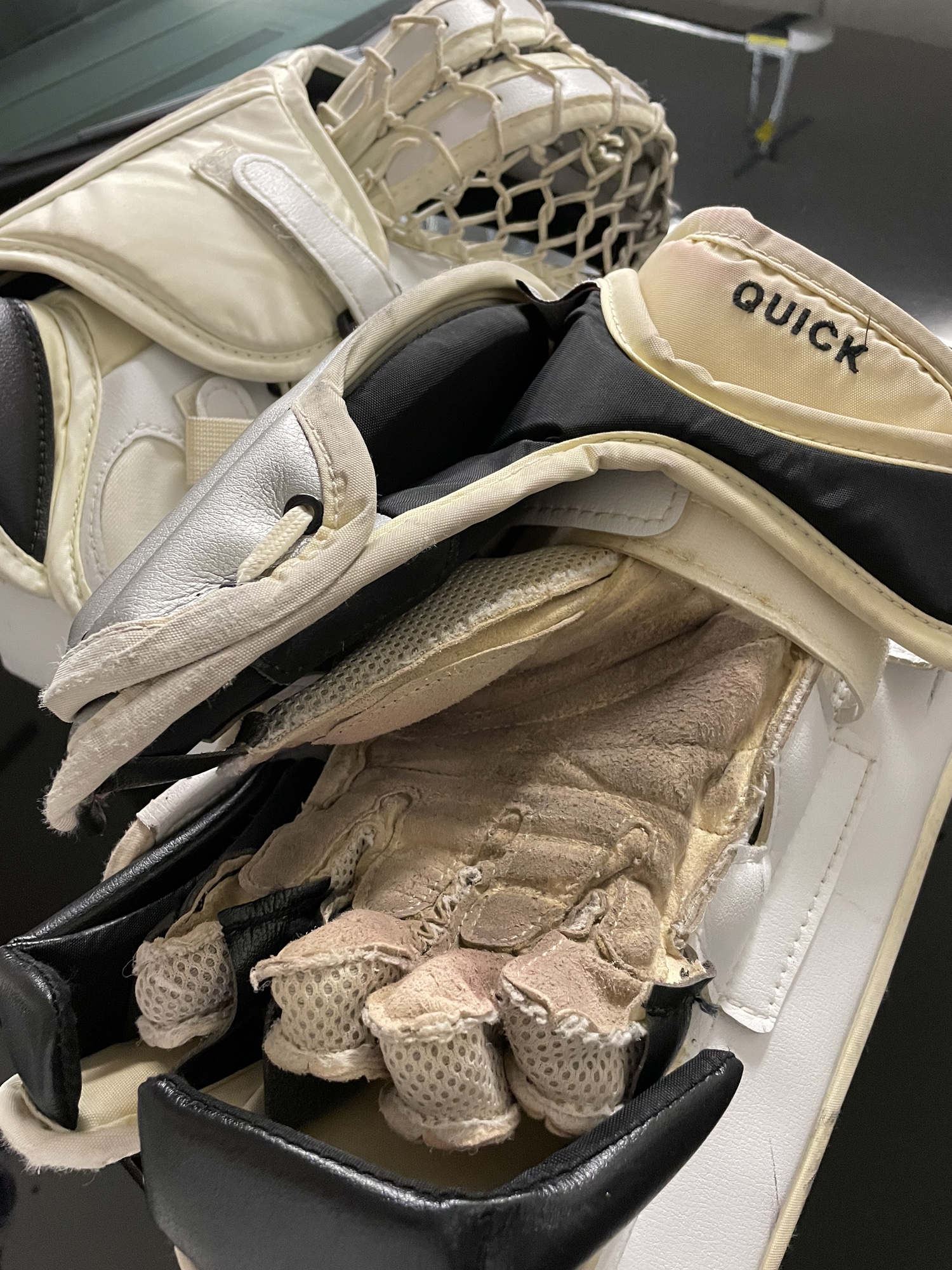 Jonathan Quick Pro Return Vaughn Velocity V4 Blocker Trapper | SidelineSwap