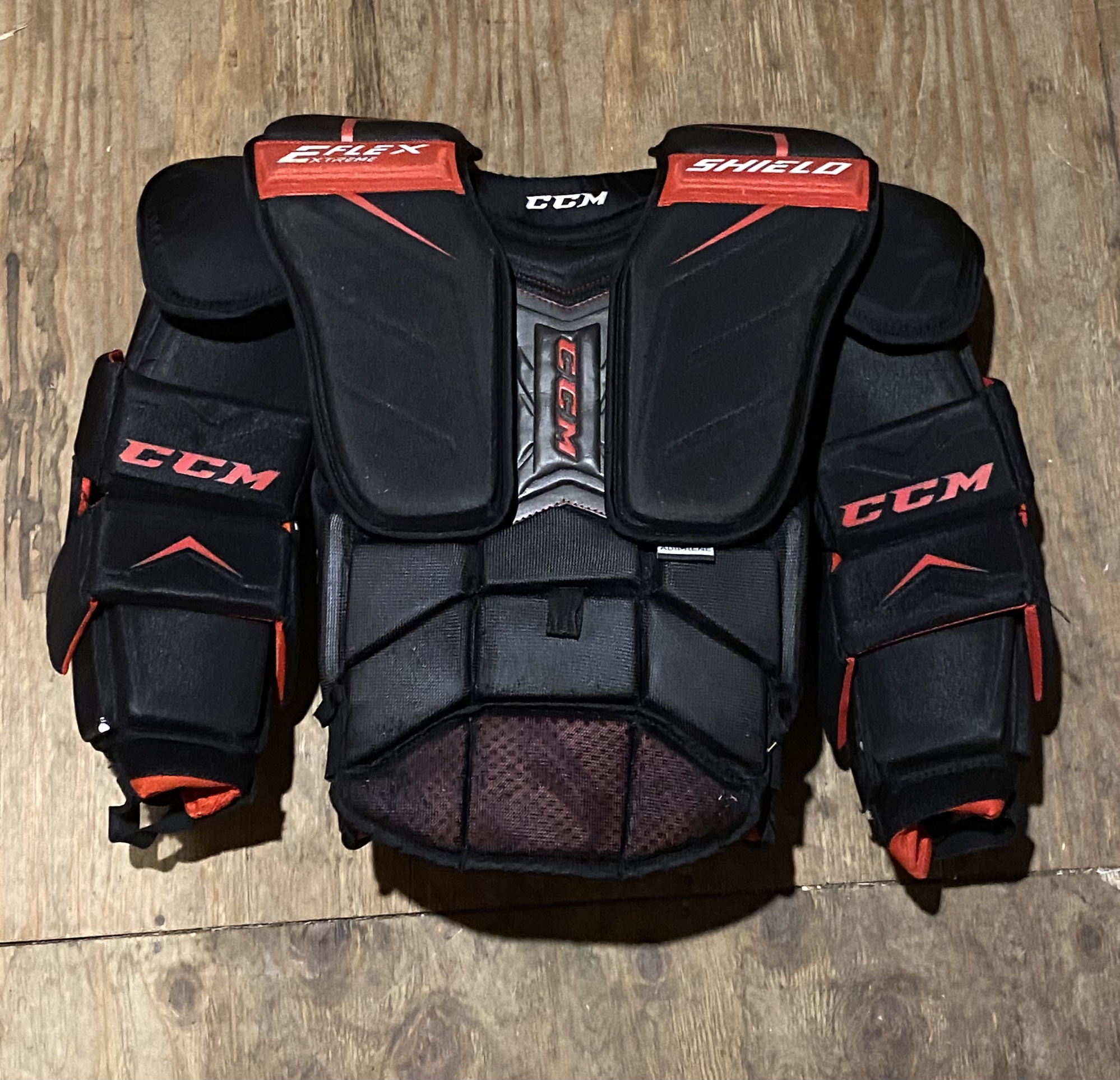 CCM Senior Pro Large Extreme Flex Shield chest and arm protector ...