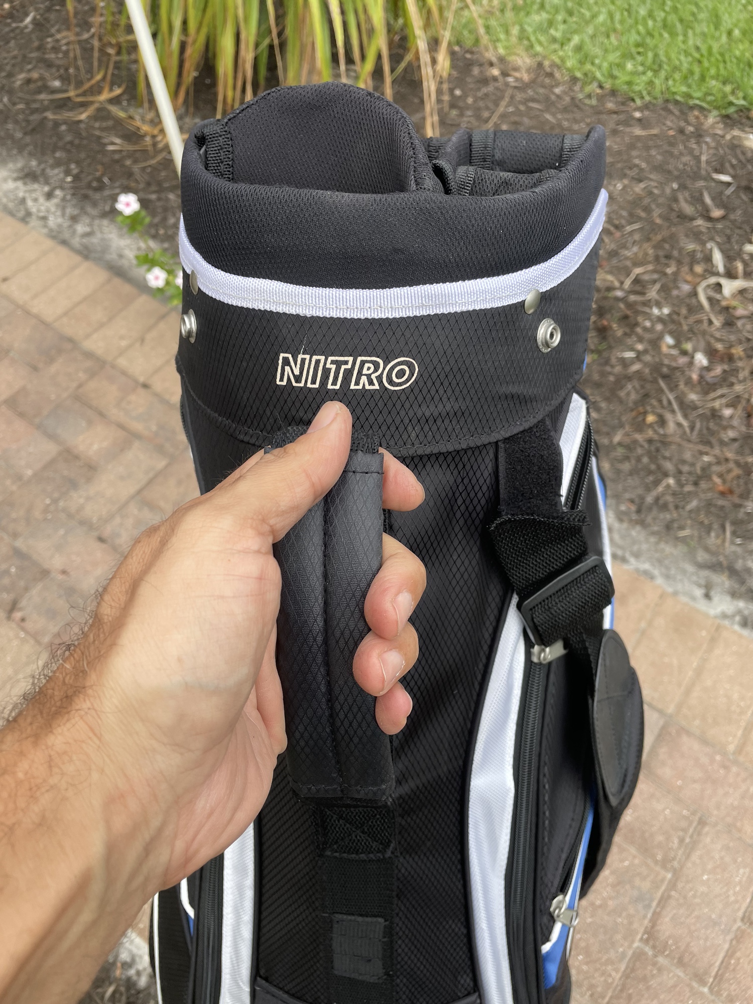 Nitro Golf Cart Bag With 11 Dividers , shoulder strap | SidelineSwap