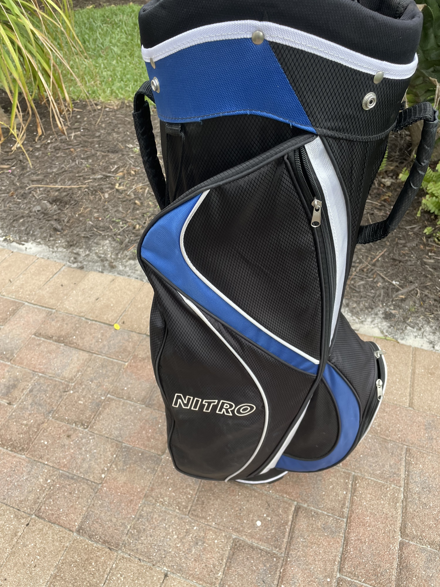 Nitro Golf Cart Bag With 11 Dividers , shoulder strap | SidelineSwap