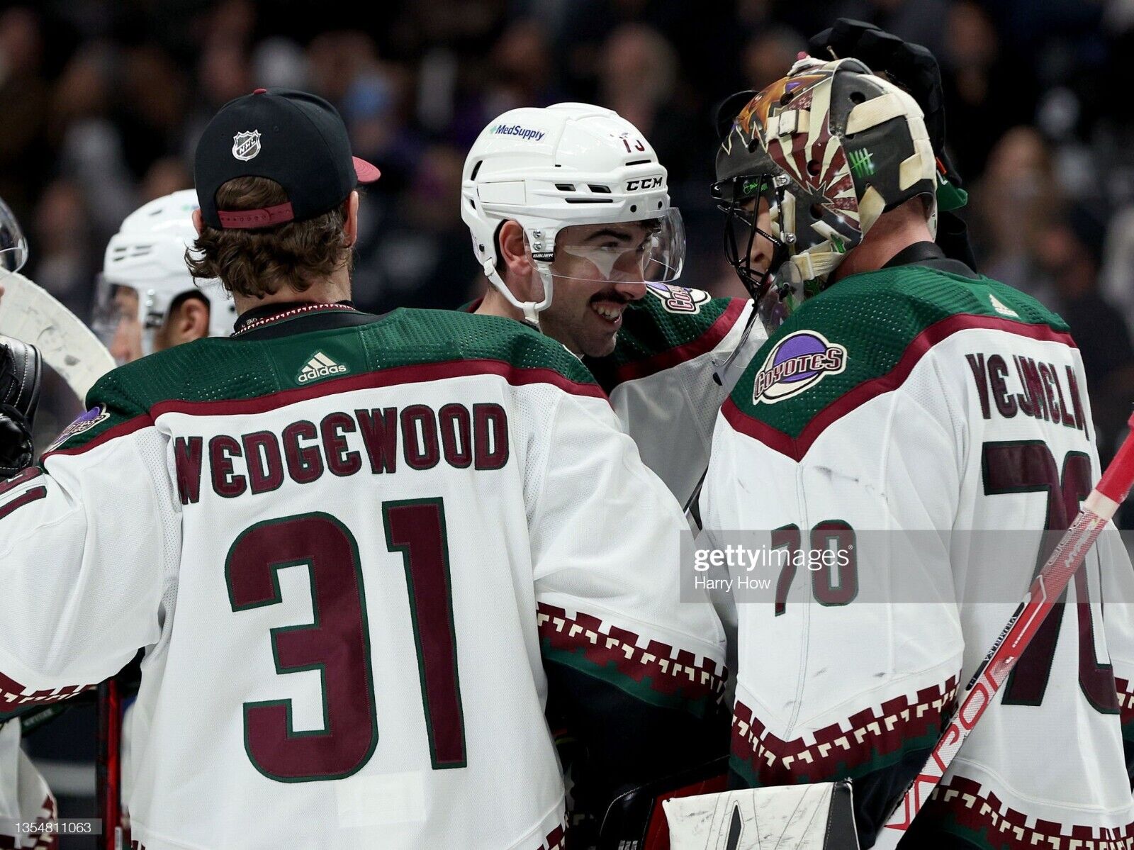 ARIZONA COYOTES Scott Wedgewood game-worn Bauer Reactor 9000 goalie ...