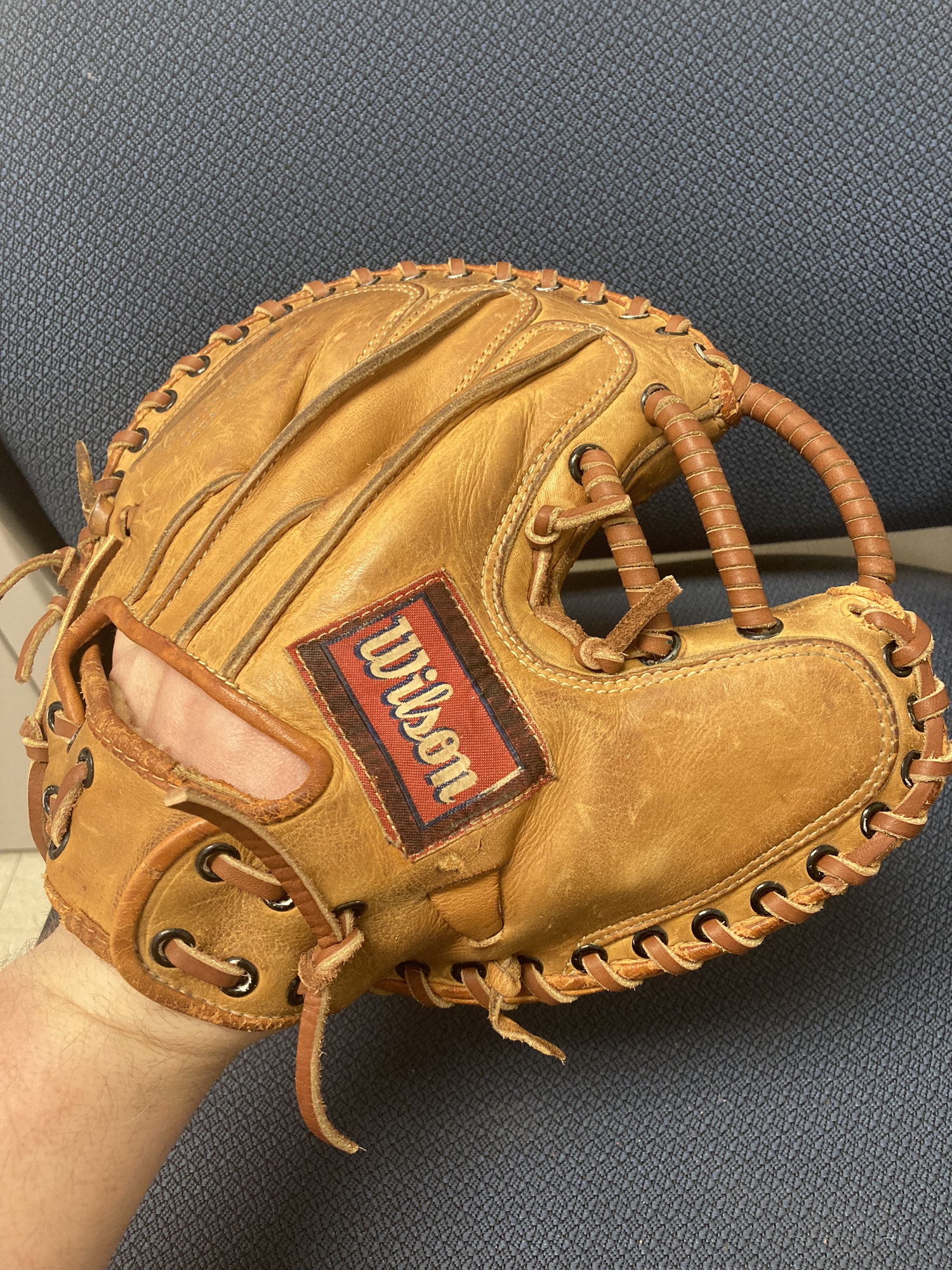 Re-laced/reconditioned 1950s Wilson A2460 Bob “Red” Wilson- 32.5’ RHT ...