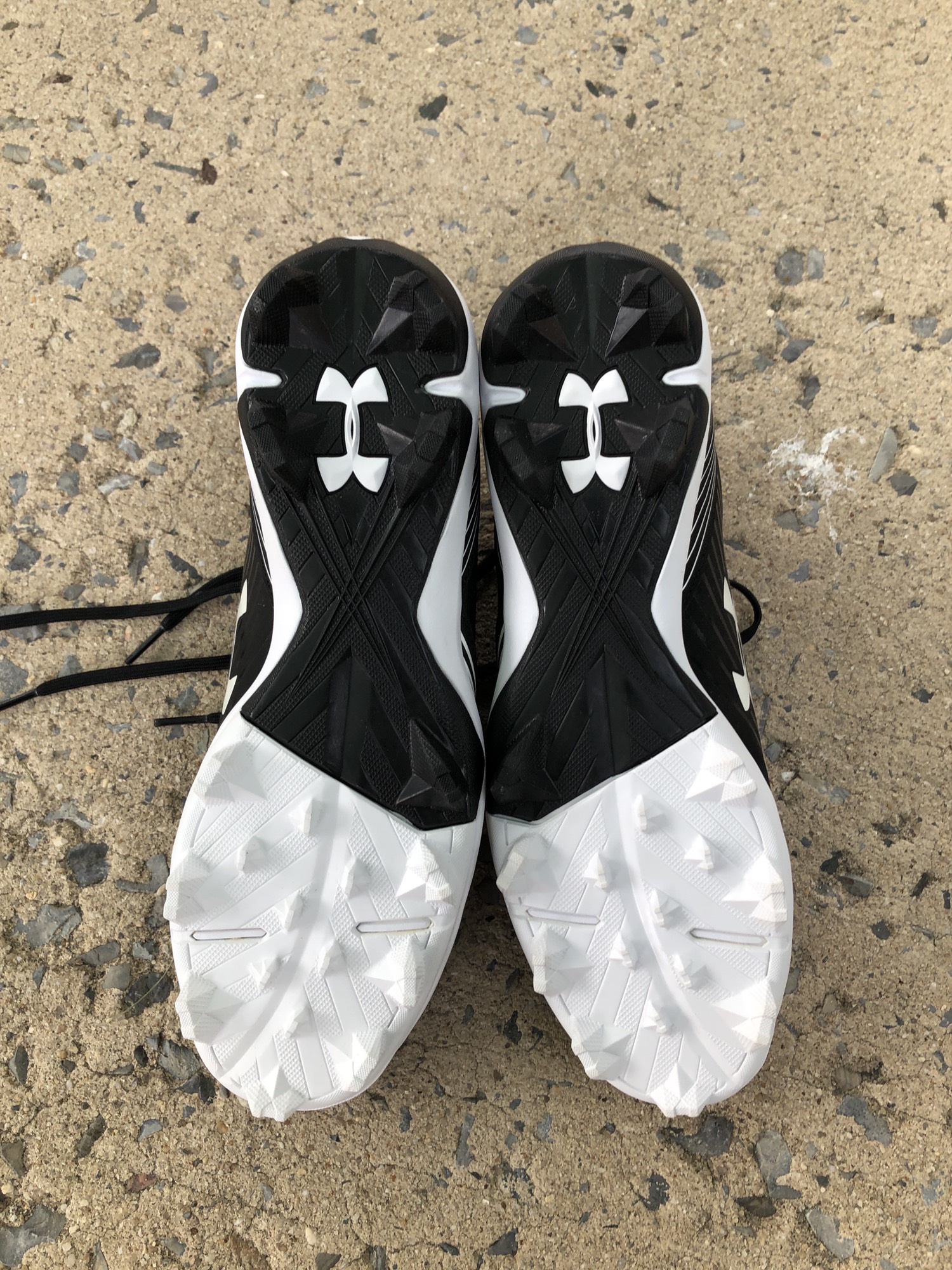 New Black Women's 10.0 Molded Under Armour Glyde RM Softball Cleats ...