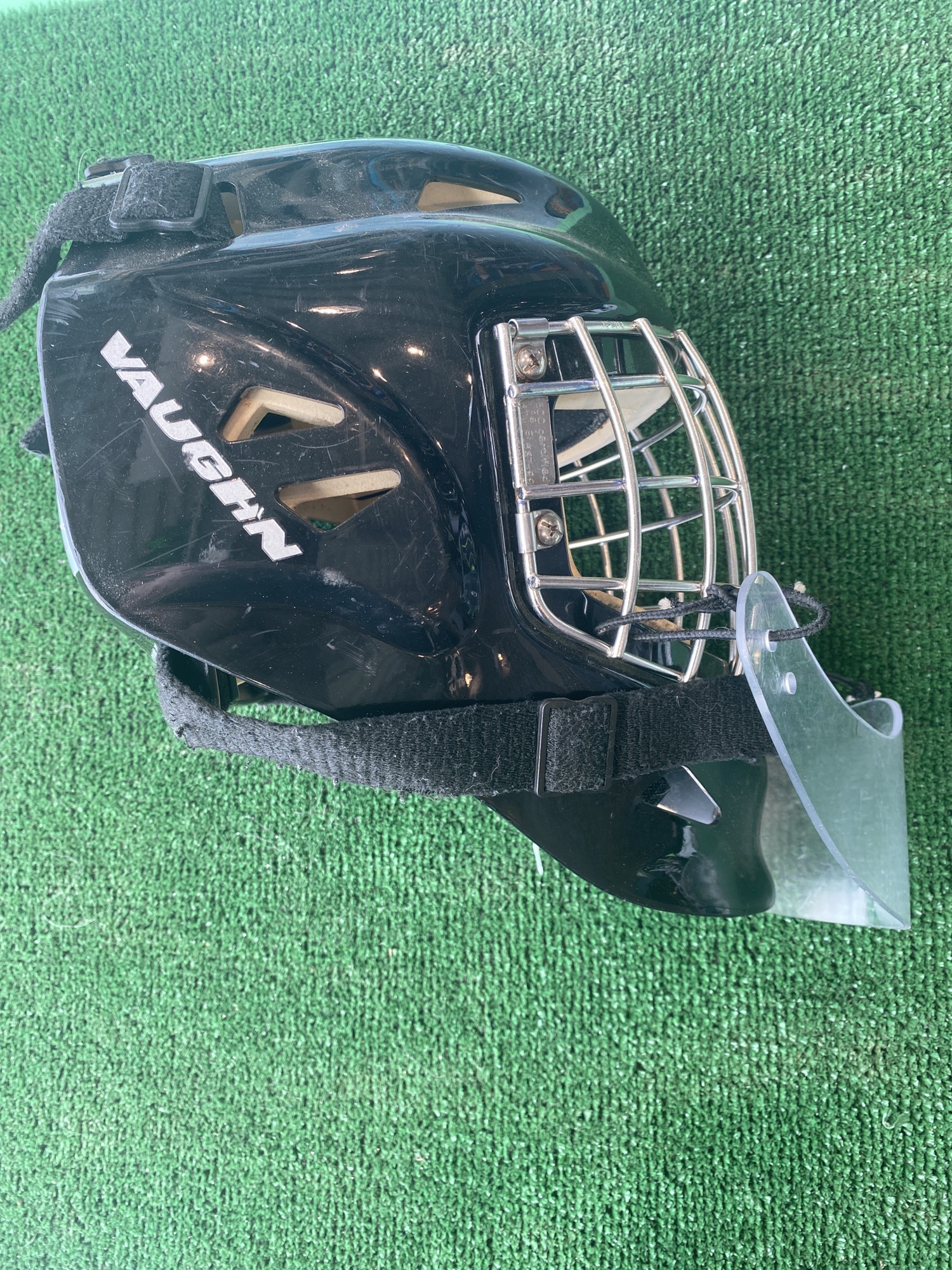 Junior Used Vaughn VM 7500 Goalie Mask - Type 3 6 3/8 - 6 5/8 ...