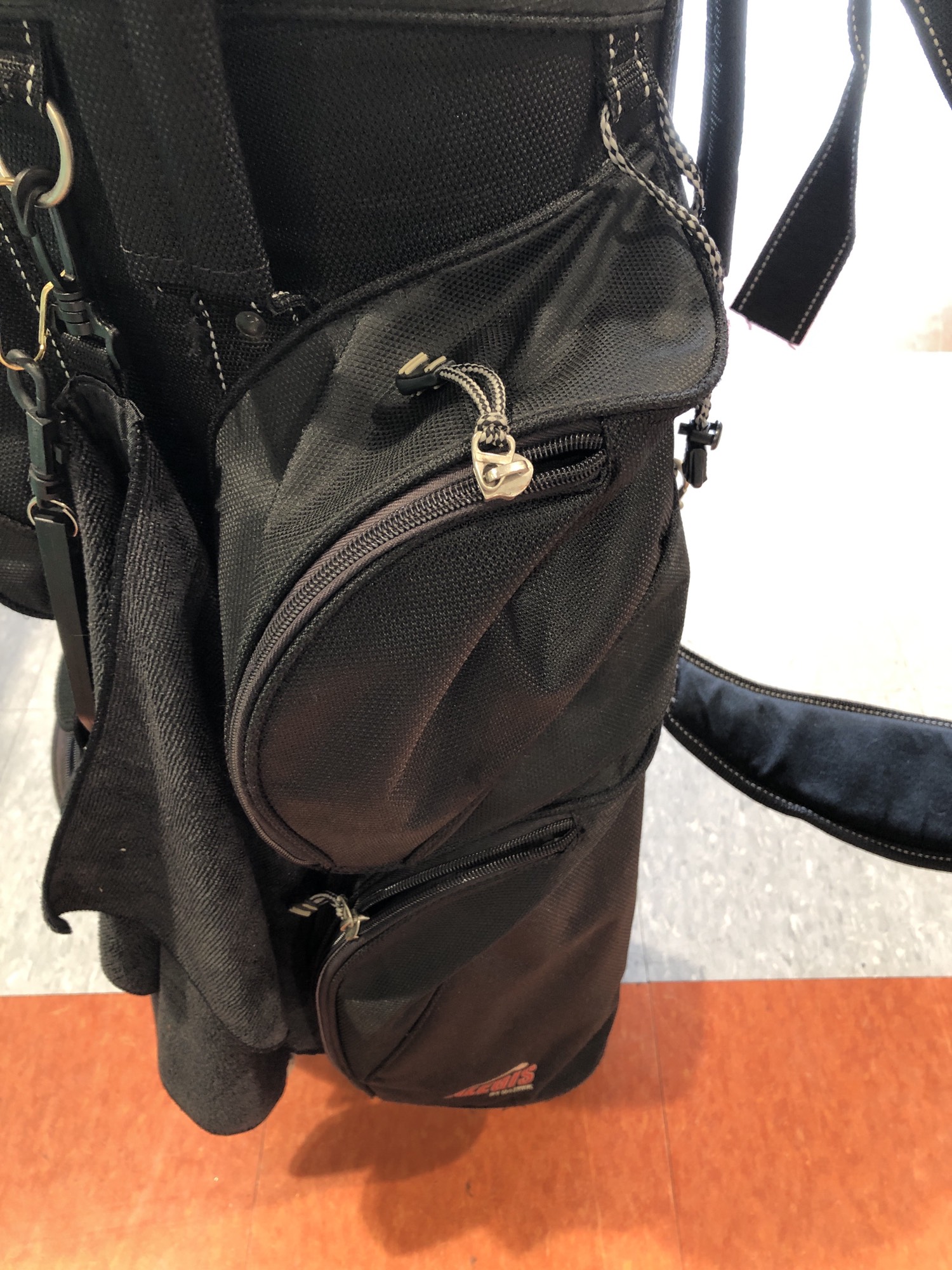 Used Men's Datrek Alegis Carry Bag | SidelineSwap