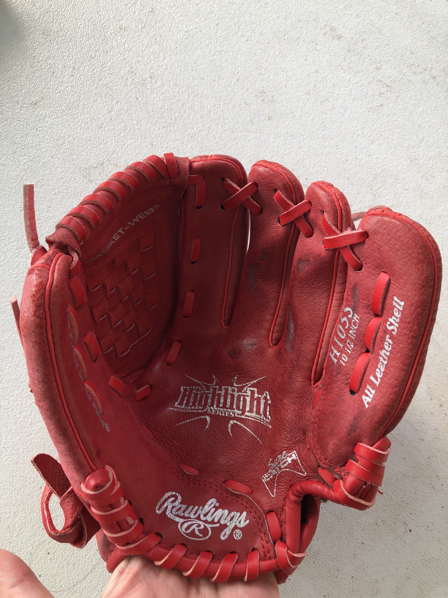 Used Rawlings Highlight Series Right Hand Throw Baseball Glove 10.5" | SidelineSwap