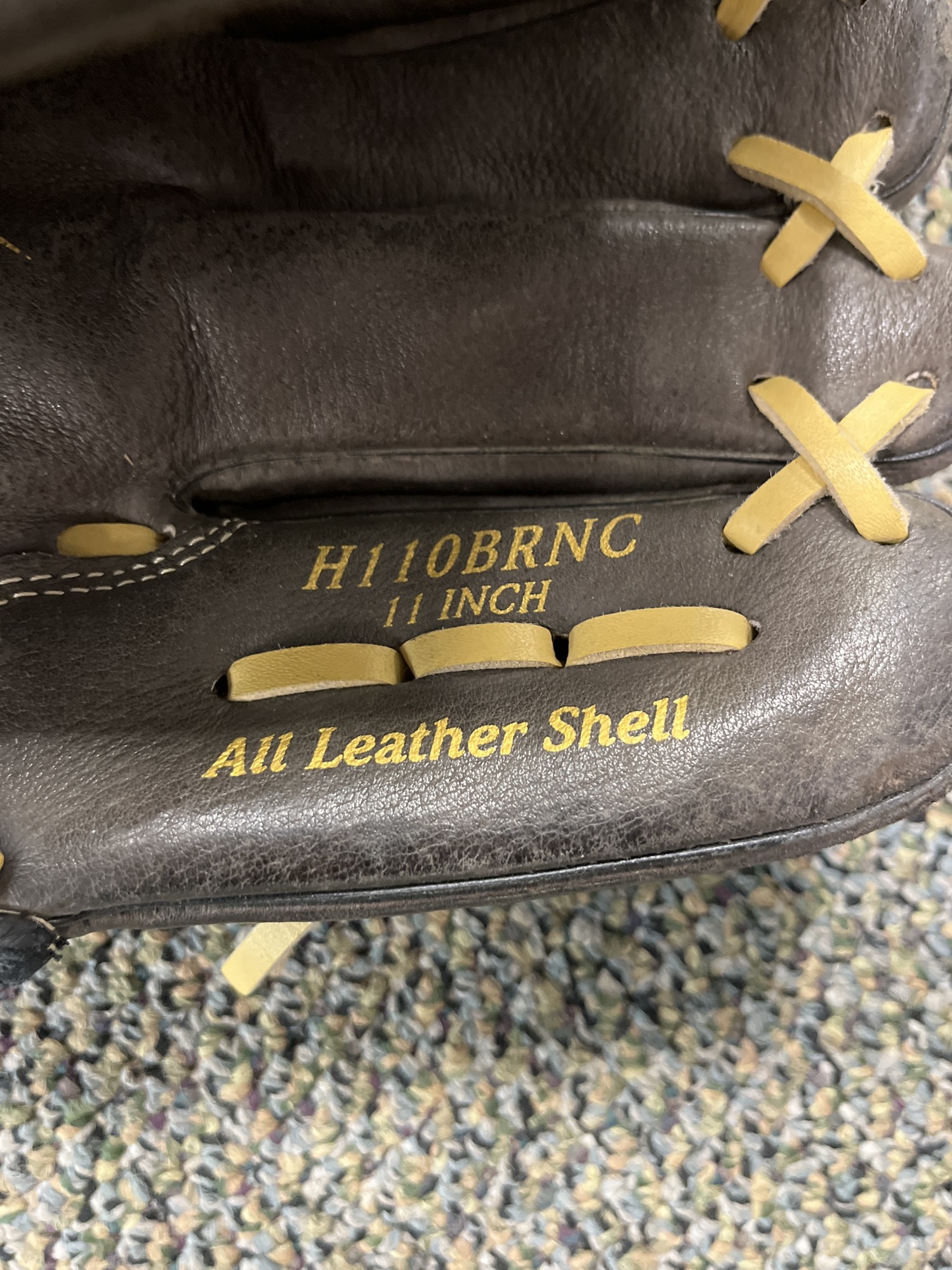 Used Rawlings Highlight Series Right Hand Throw Infield Baseball Glove 11" | SidelineSwap