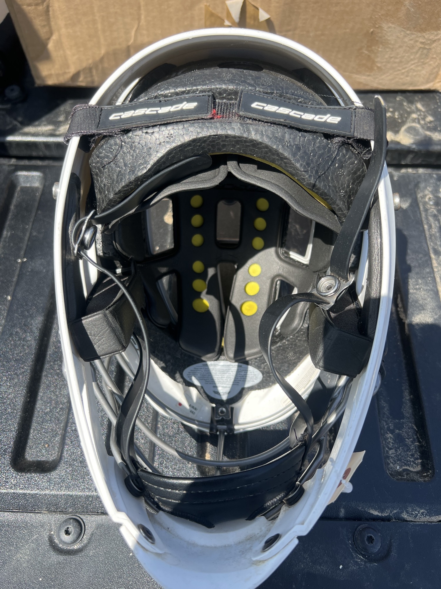 Used Cascade CS-R Youth Helmet | SidelineSwap