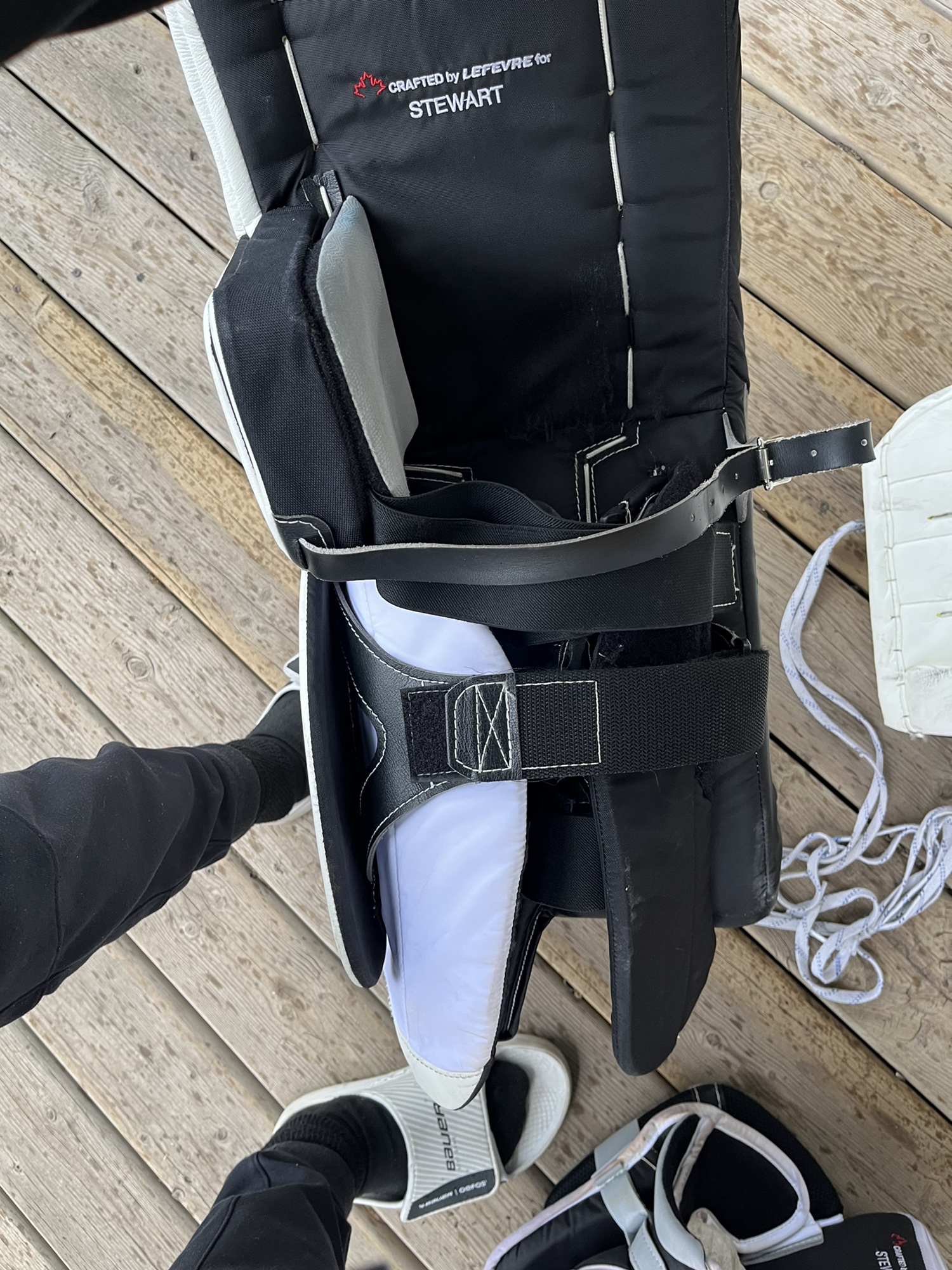 True L87 Goalie Leg Pads 32+1 Senior | SidelineSwap