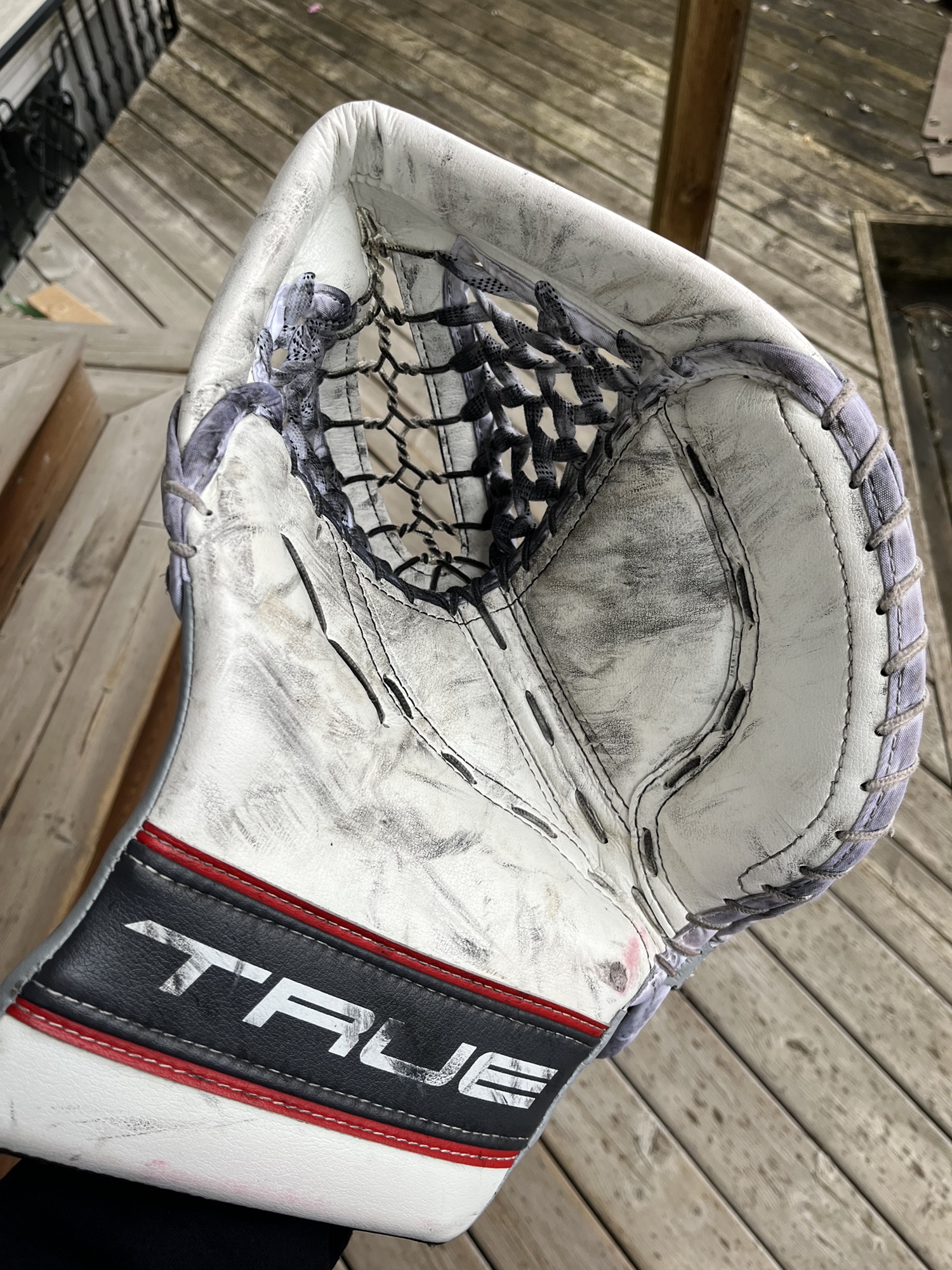 True L87 Goalie Leg Pads 32+1 Senior | SidelineSwap