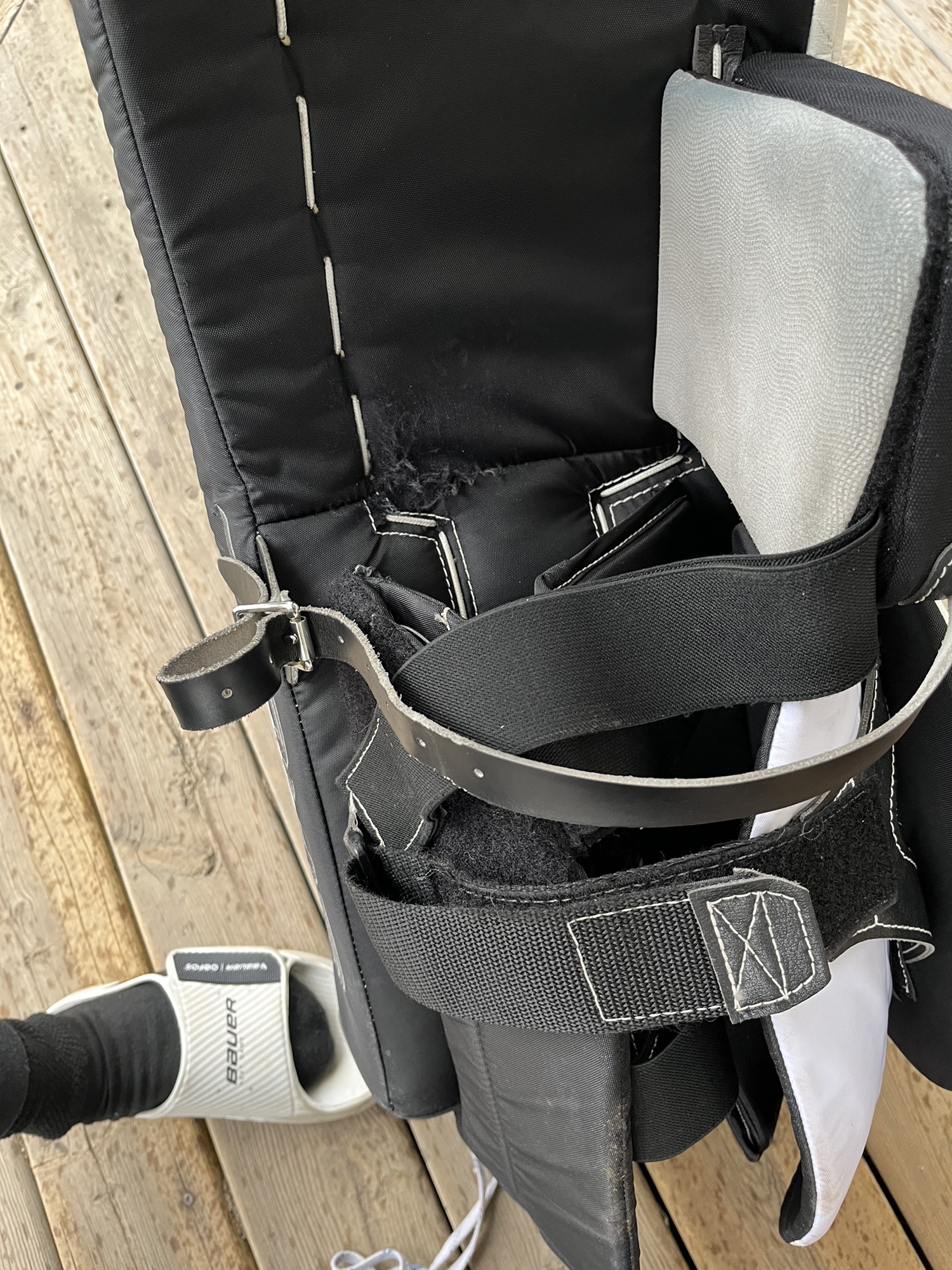 True L87 Goalie Leg Pads 32+1 Senior | SidelineSwap