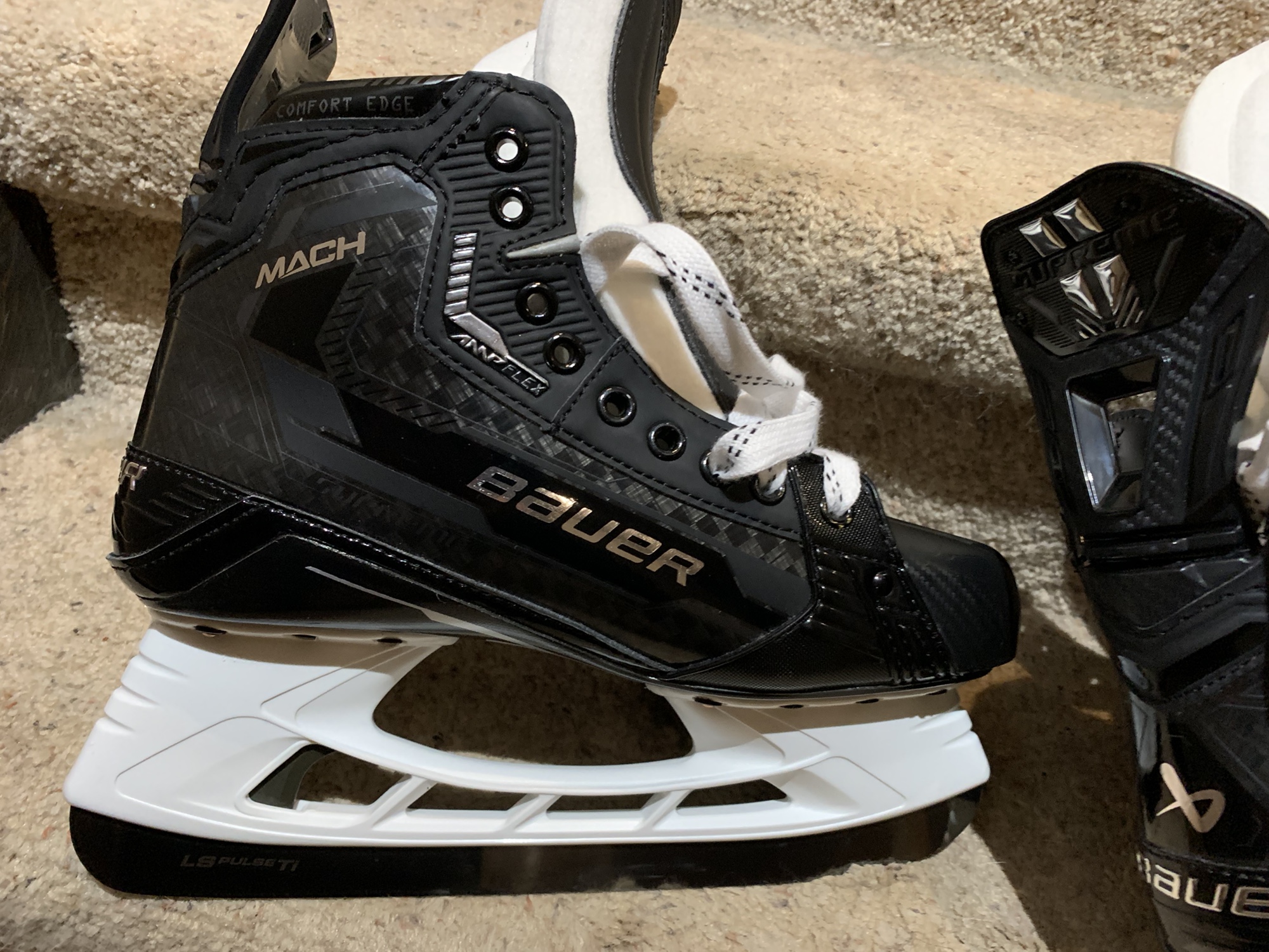 New Custom Bauer Supreme Mach Skates | SidelineSwap