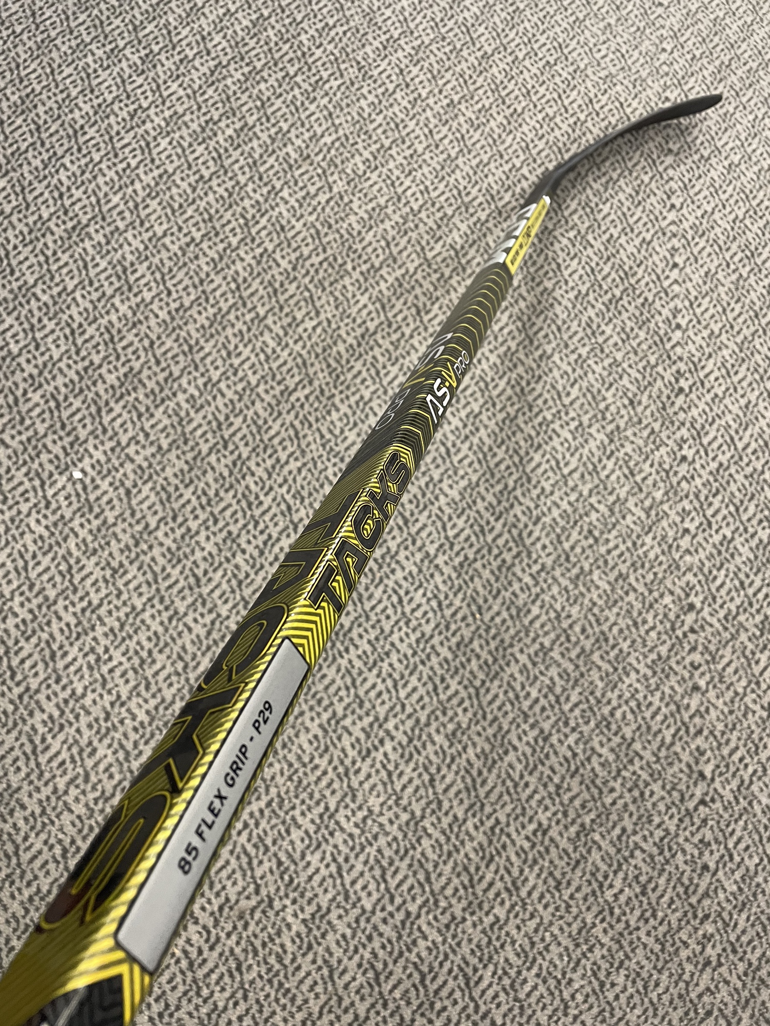 CCM Tacks AS-V Pro 85 flex P29 curve left hand stick | SidelineSwap